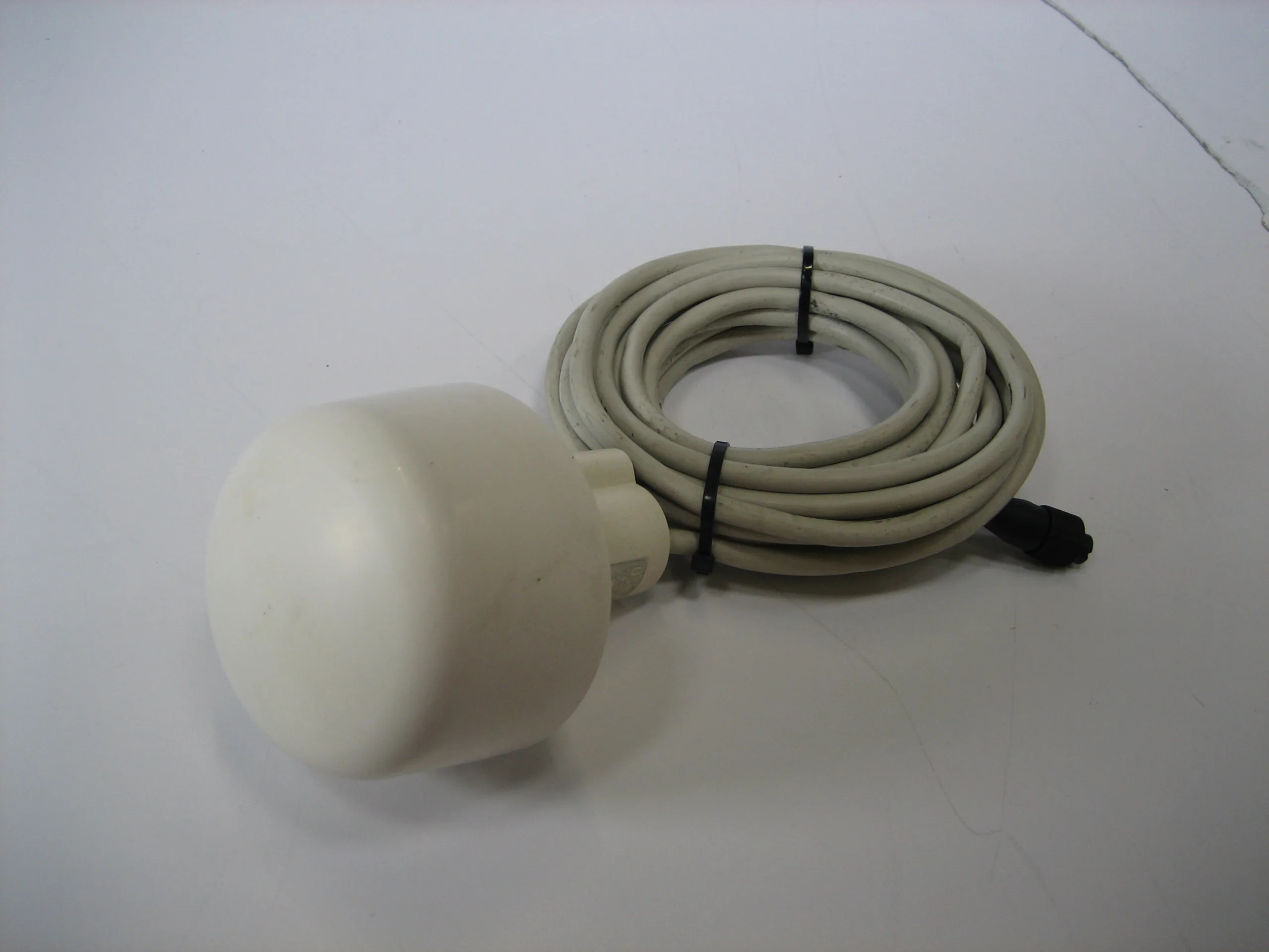 Furuno GP-320B GPS ANTENNA FOR Navnet VX1 VX2 3D ~ TESTED! - Max Marine ...