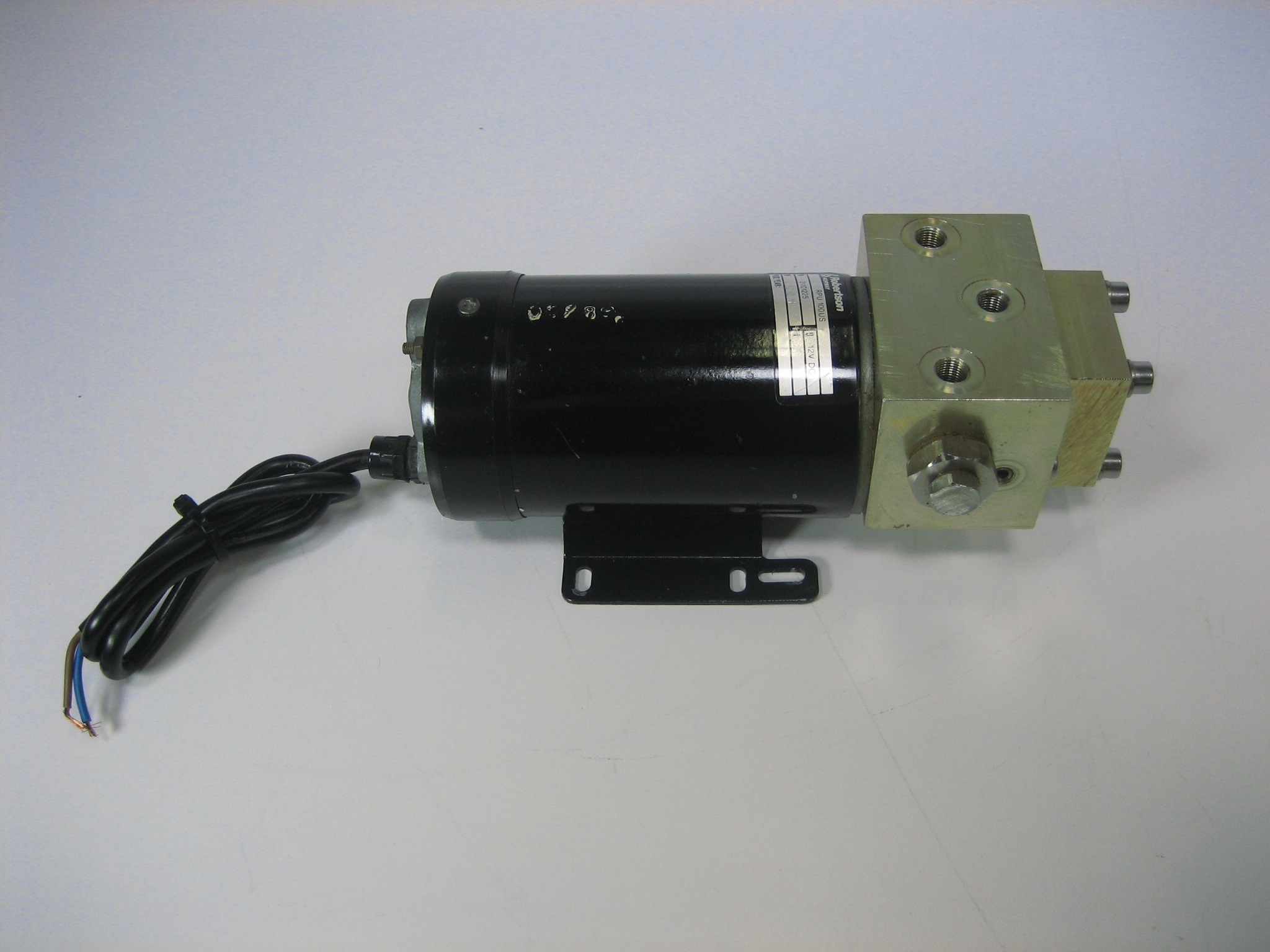 Simrad-RPU100US-Autopilot Reversible Pump Motor - Max Marine Electronics