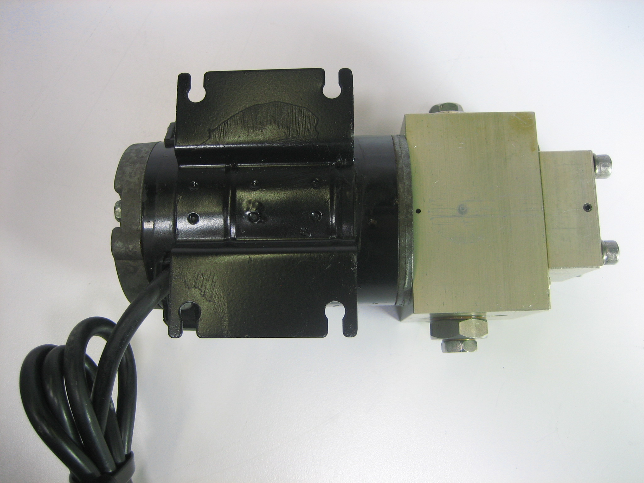 Simrad-RPU80-21118377-Reversable Hydraulic Pump - Max Marine Electronics