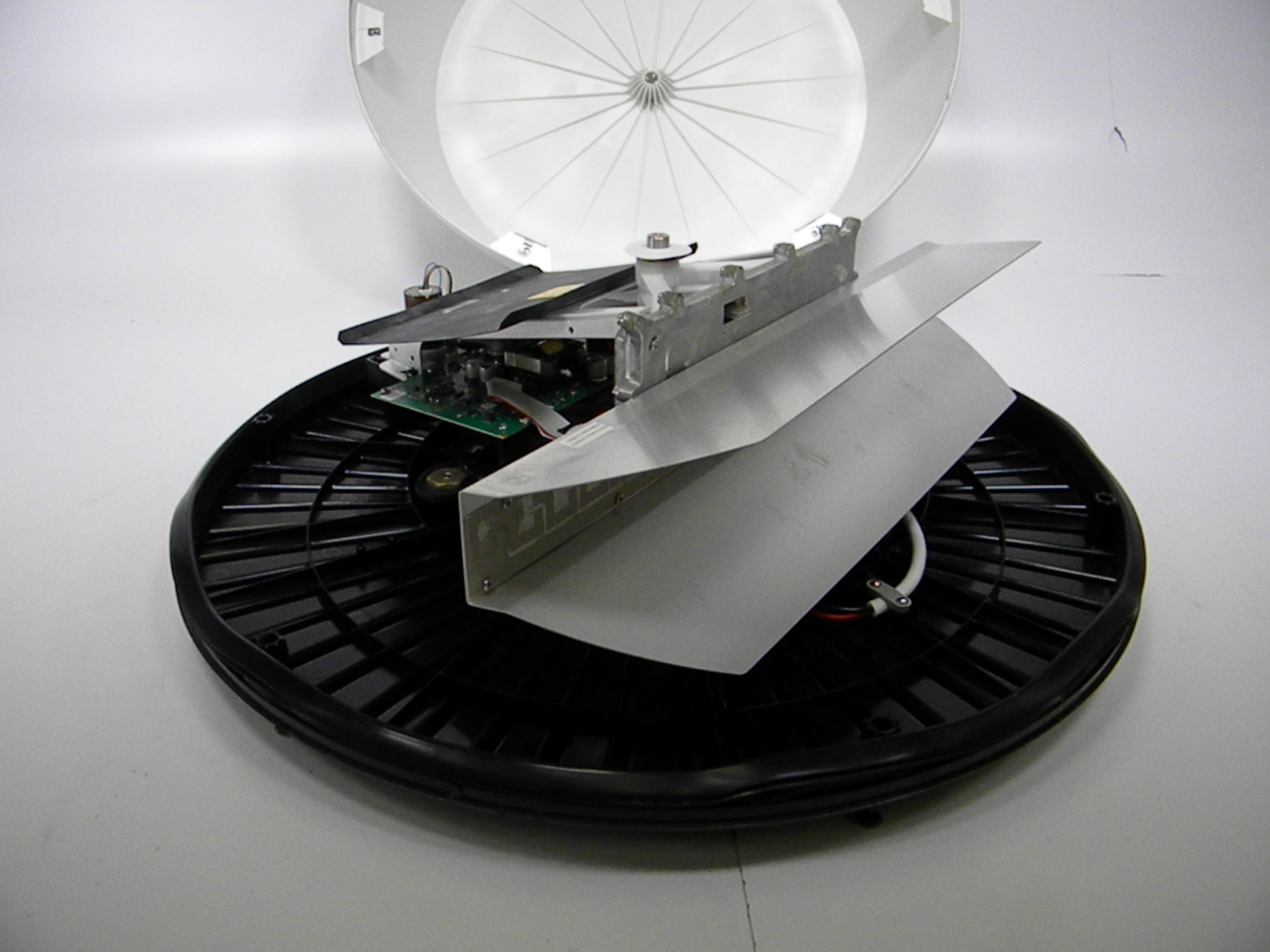 Raymarine Quantum WIFI Radome Q24W 18″ Radar – AS-IS PARTS & REPAIR ...