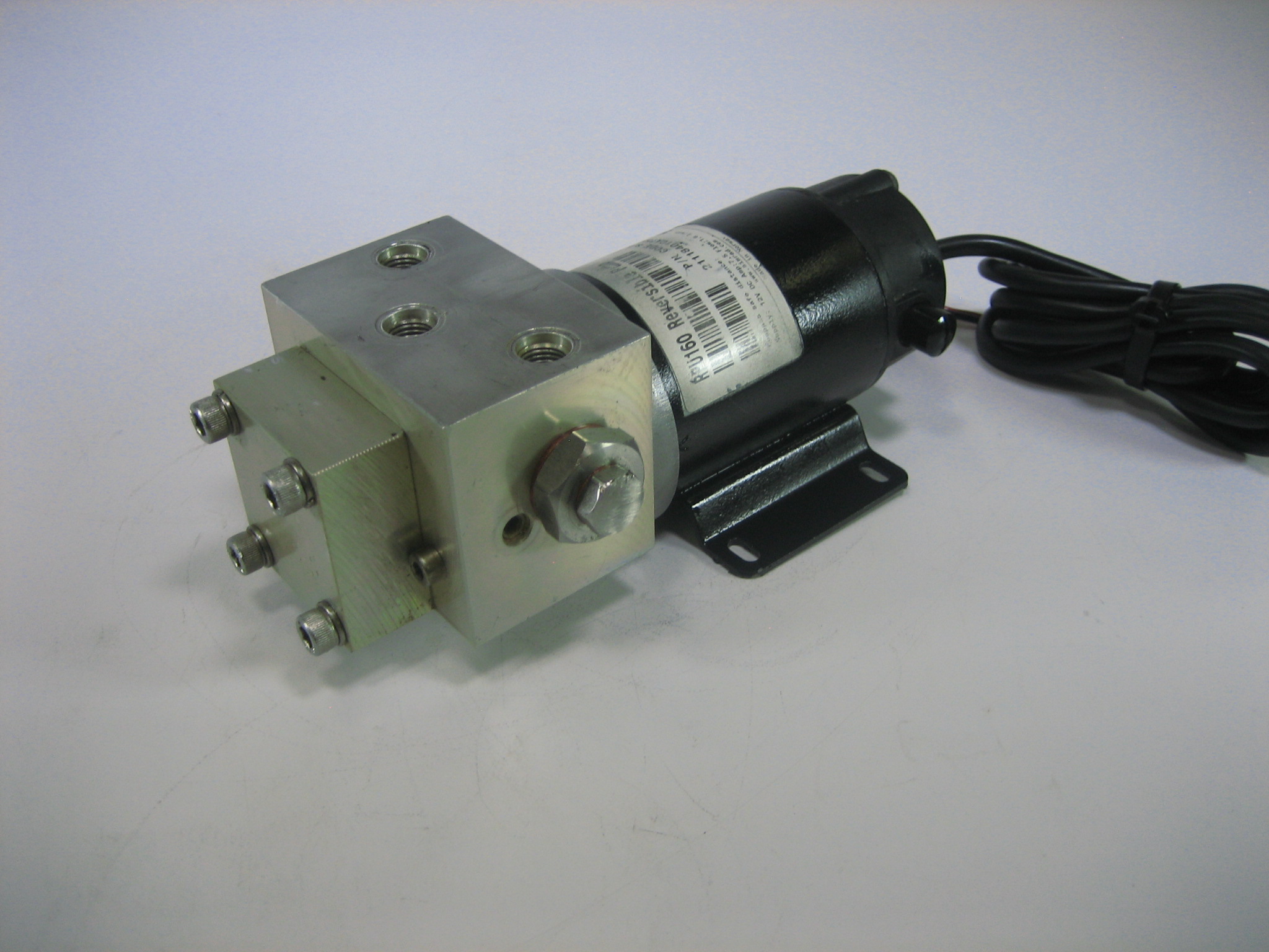 simrad-rpu160-21118401-Autopilot Reversible Pump-Rebuilt - Max Marine ...