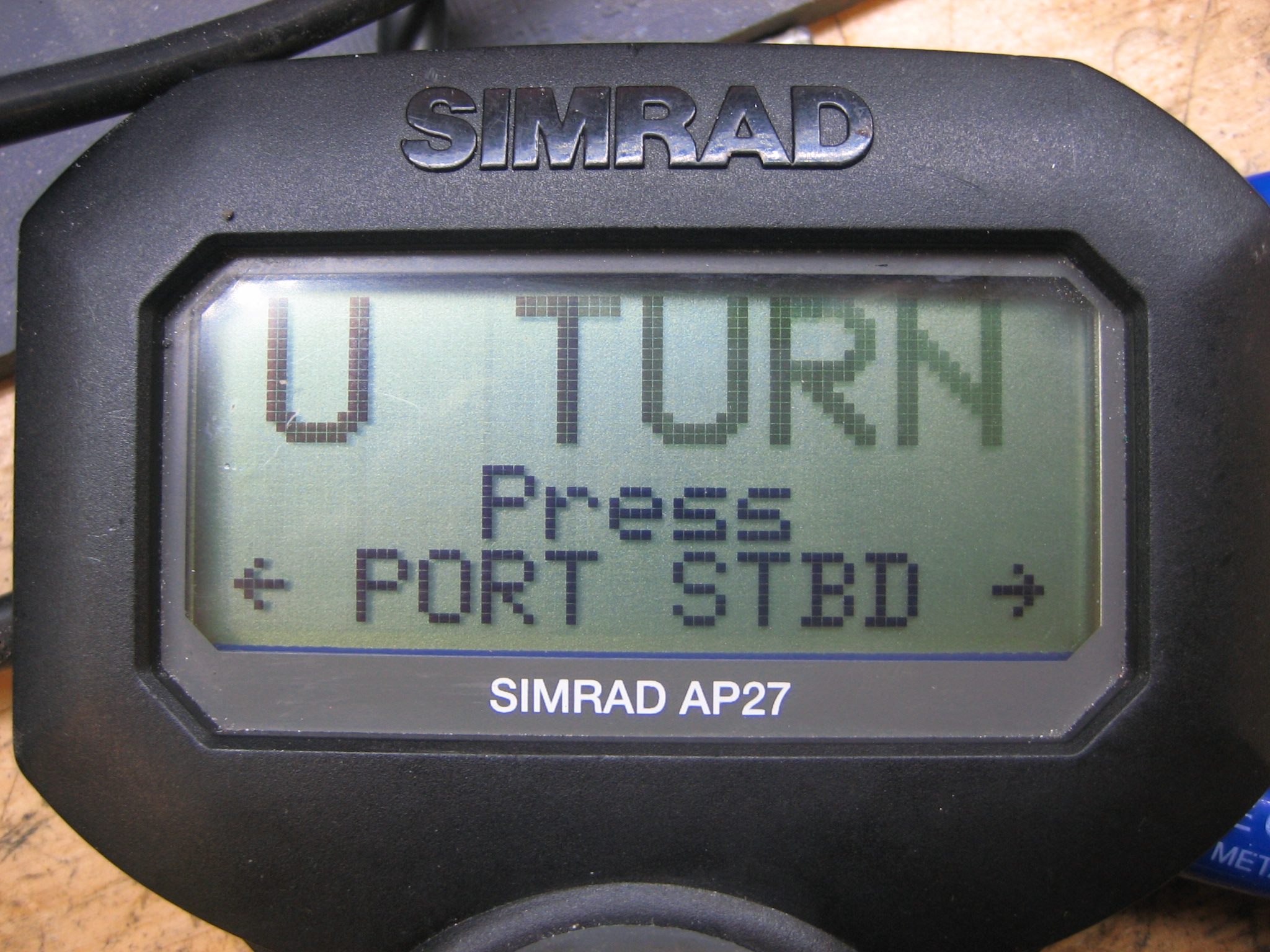 Simrad-AP27-22088090-Handheld Autopilot Control Head - Max Marine ...