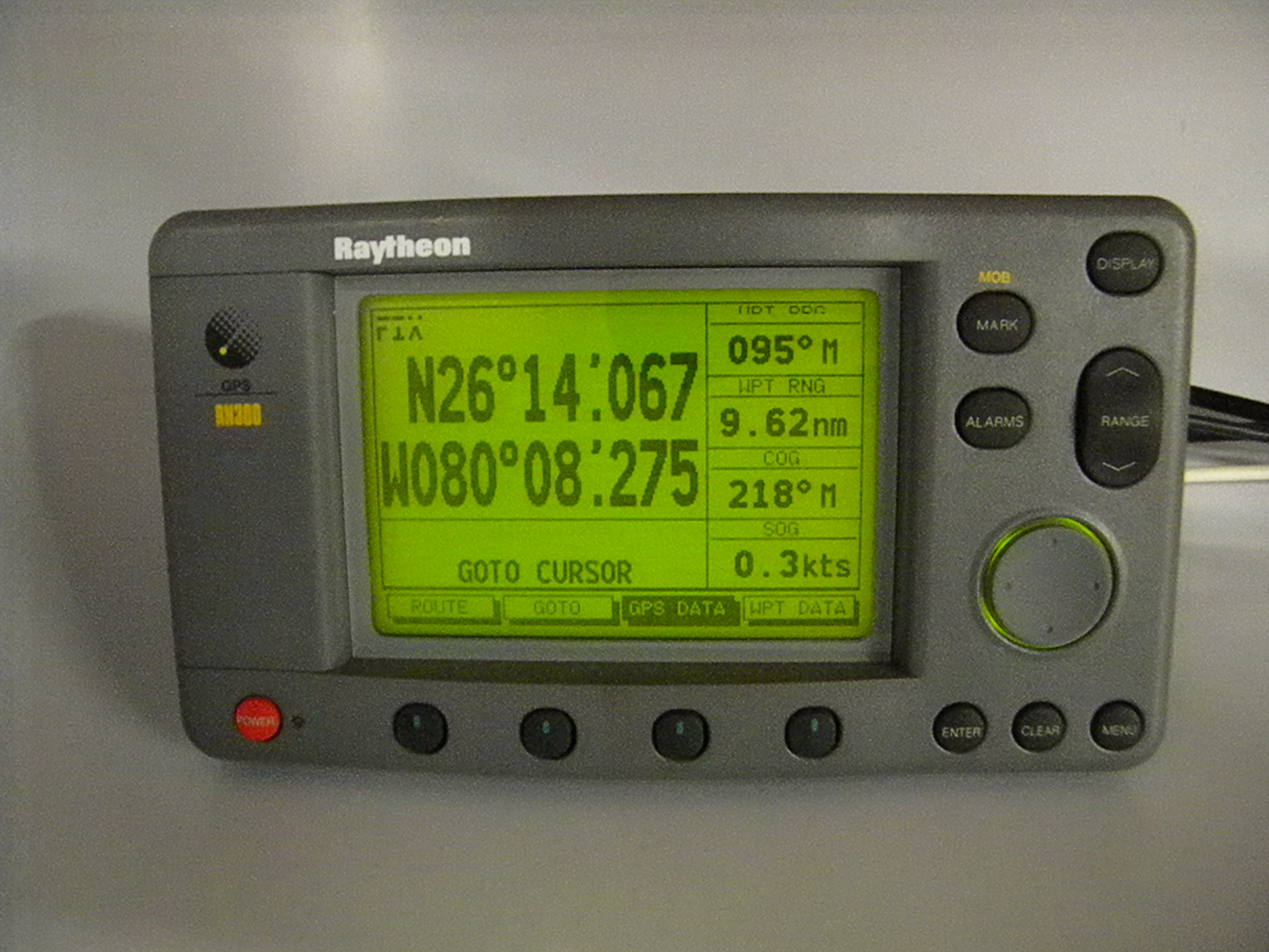 Raytheon RN300 GPS Plotter Display w/ Sun Cover E32017 - Tested - 90 ...