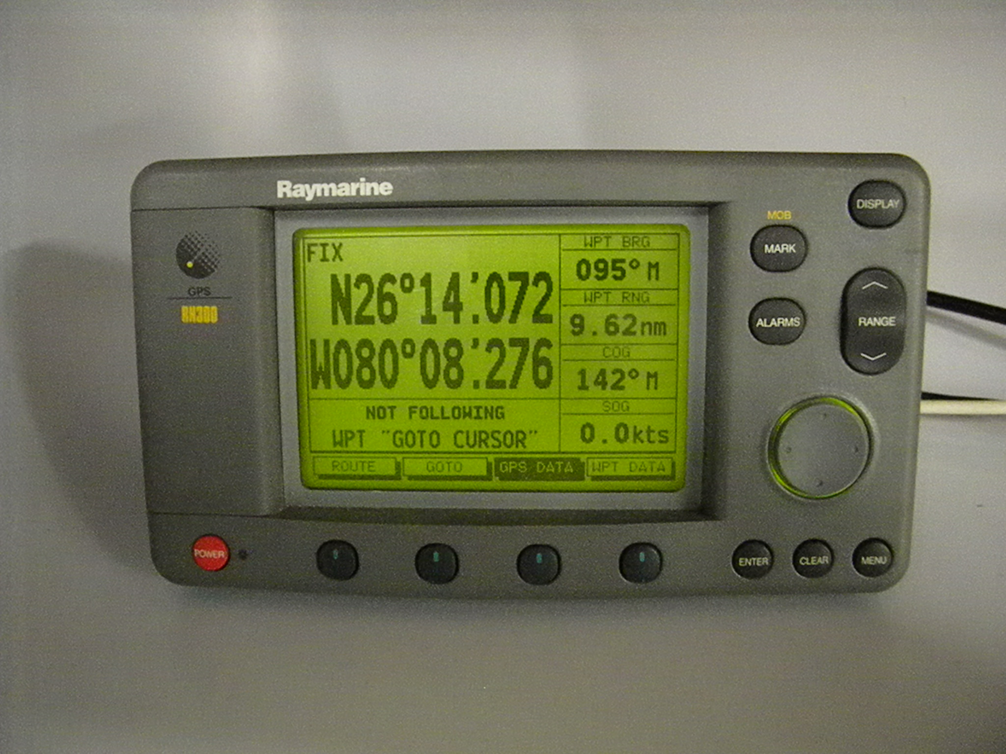 Raymarine RN300 GPS Plotter Display w/ Sun Cover E32017 - Tested - 90 ...