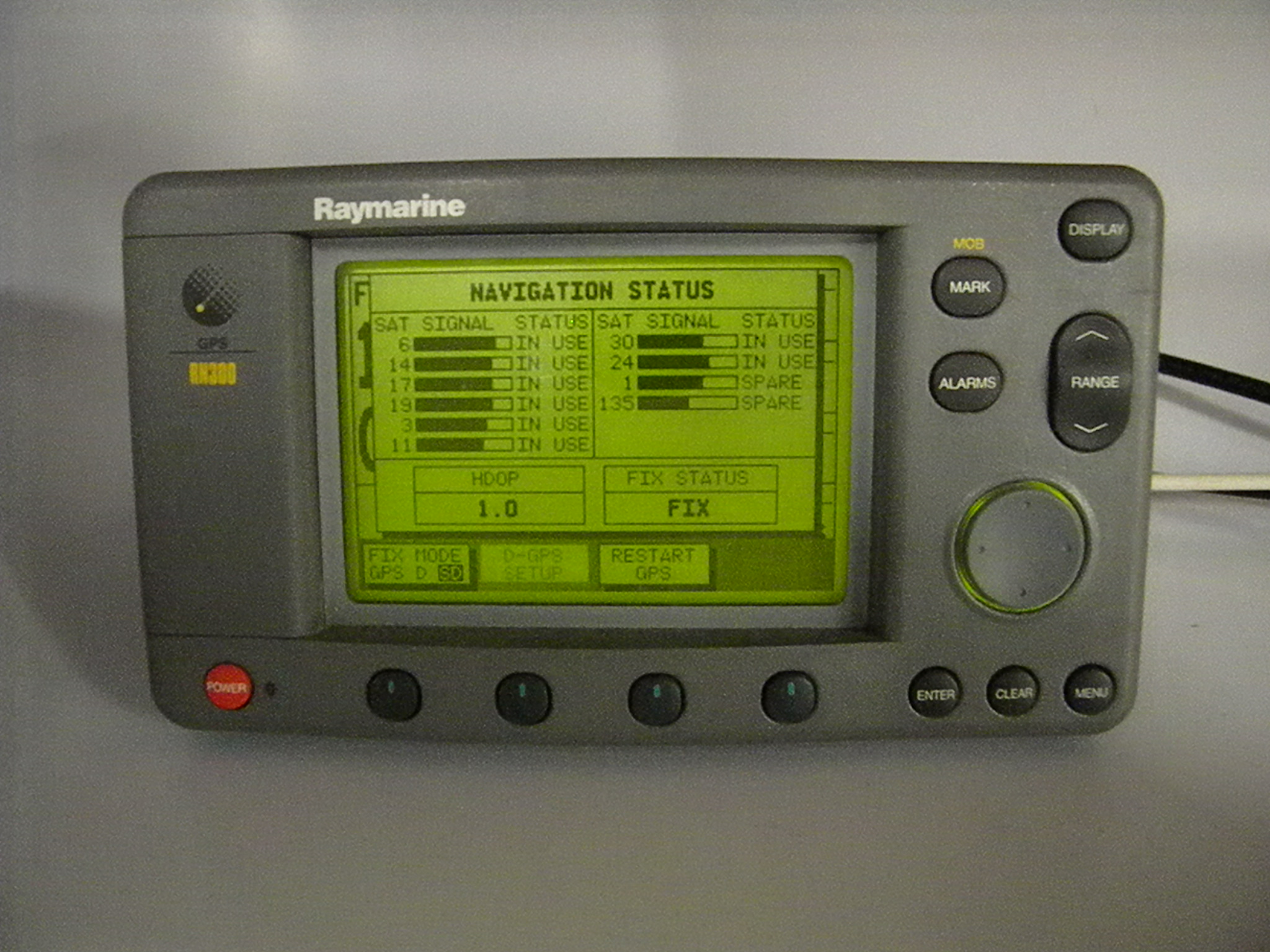 Raymarine RN300 GPS Plotter Display w/ Sun Cover E32017 - Tested - 90 ...