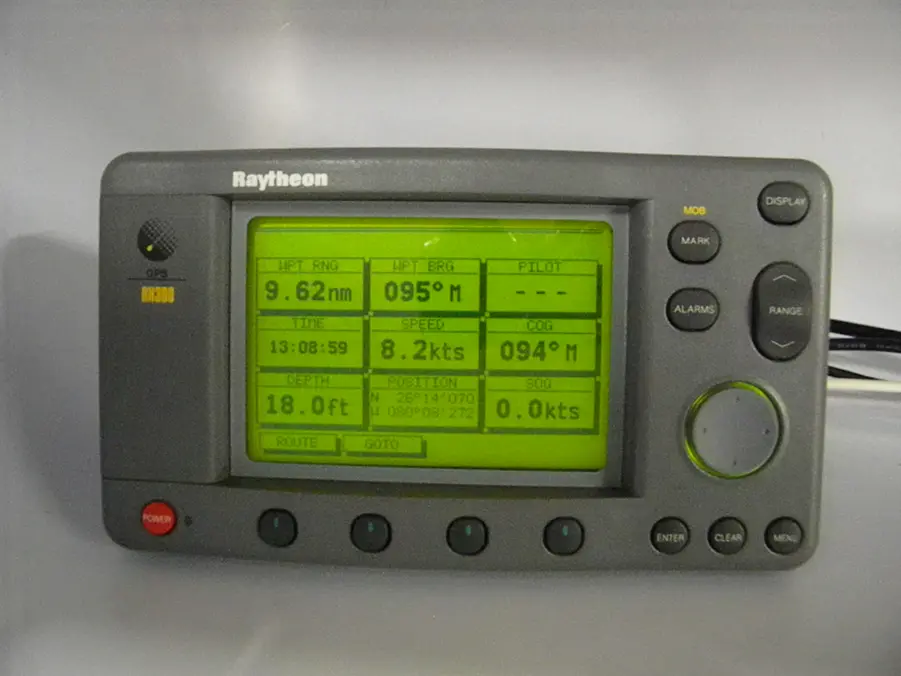 Raytheon RN300 GPS Plotter Display w/ Sun Cover E32017 - MME REFURB ...