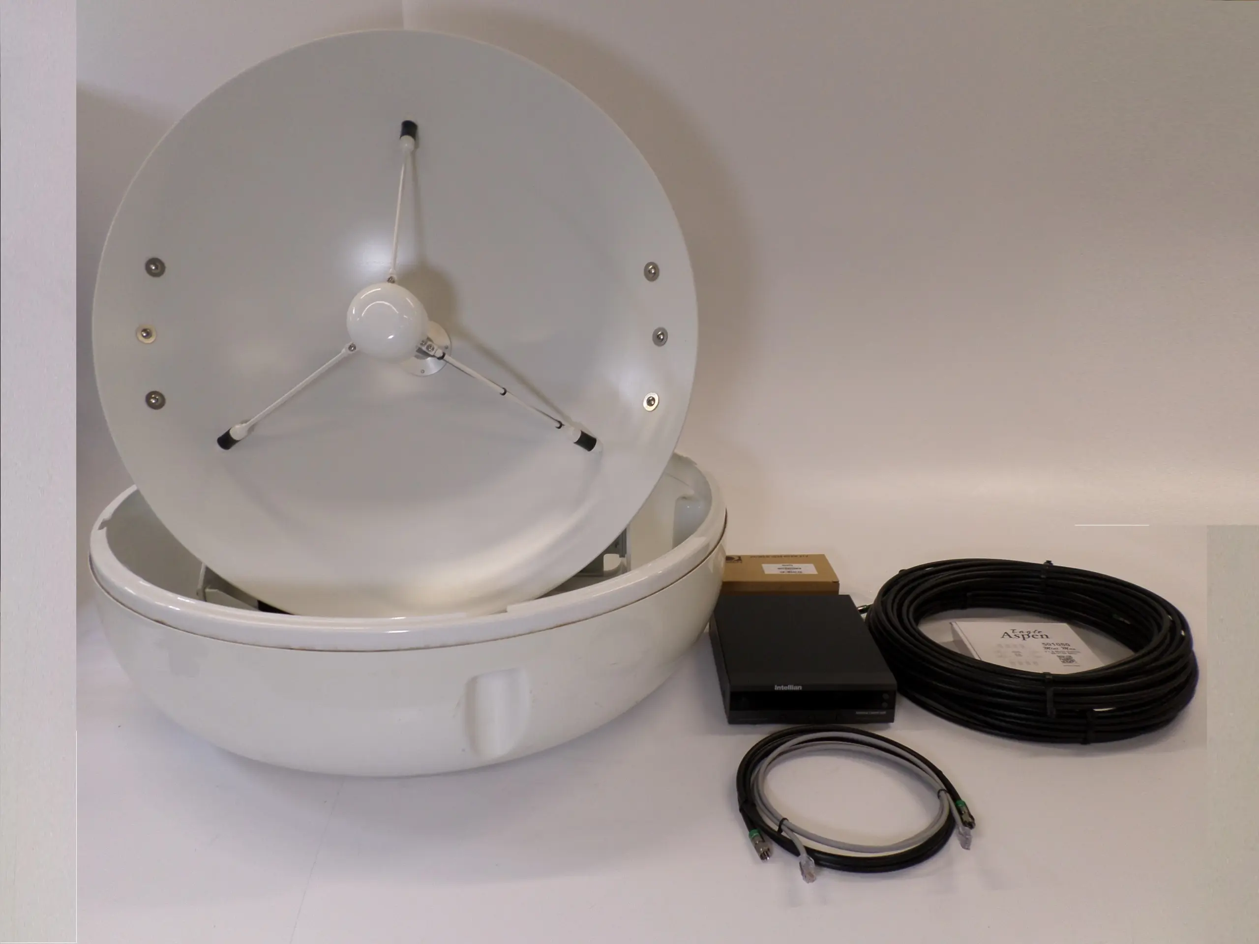 Intellian i6 B3-601S US LNB - Fully Tested - Good Condition - Max ...