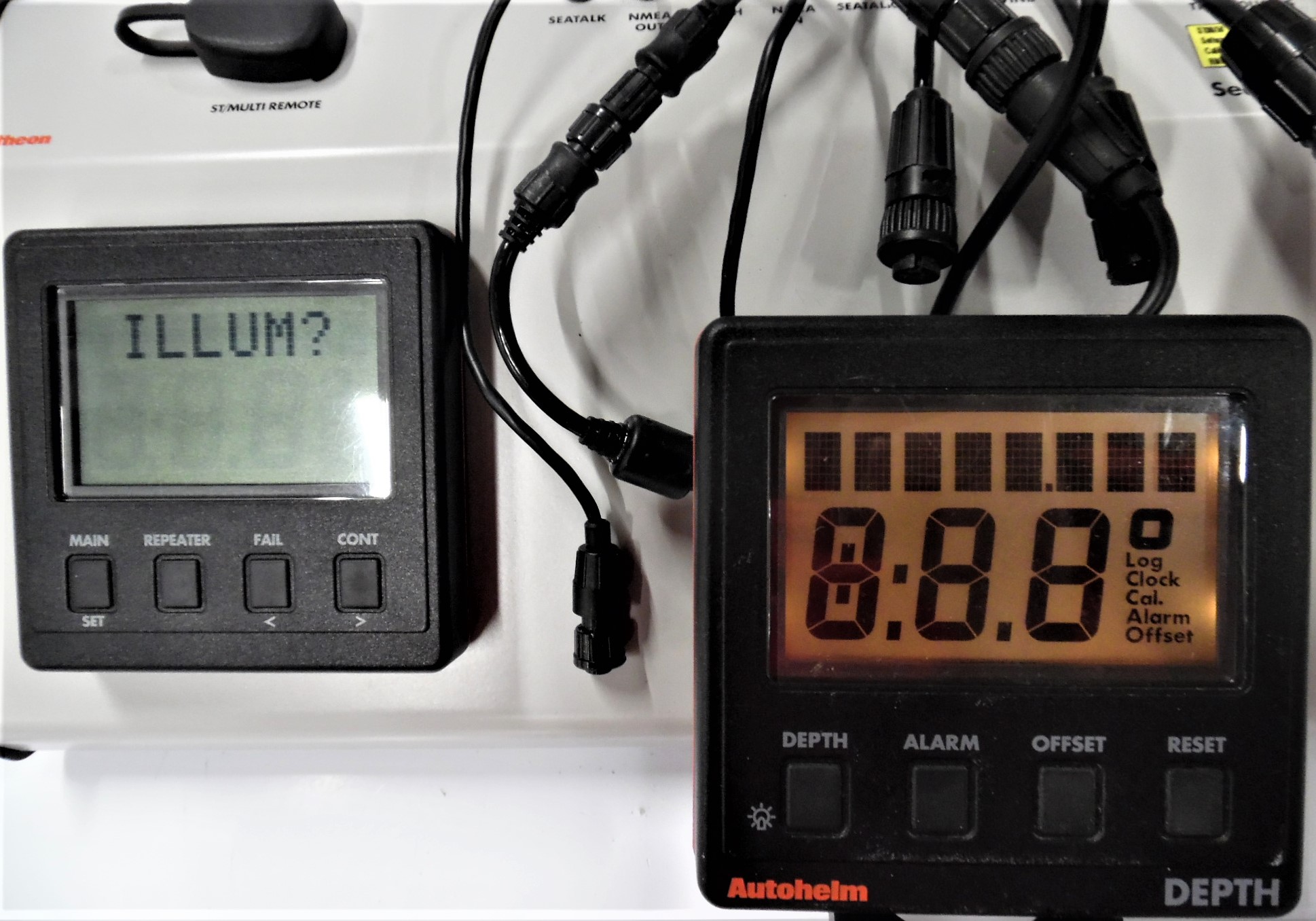 Autohelm/Raytheon ST50 - Z134 - Depth Display w/ NEW LCD Screen and Sun ...
