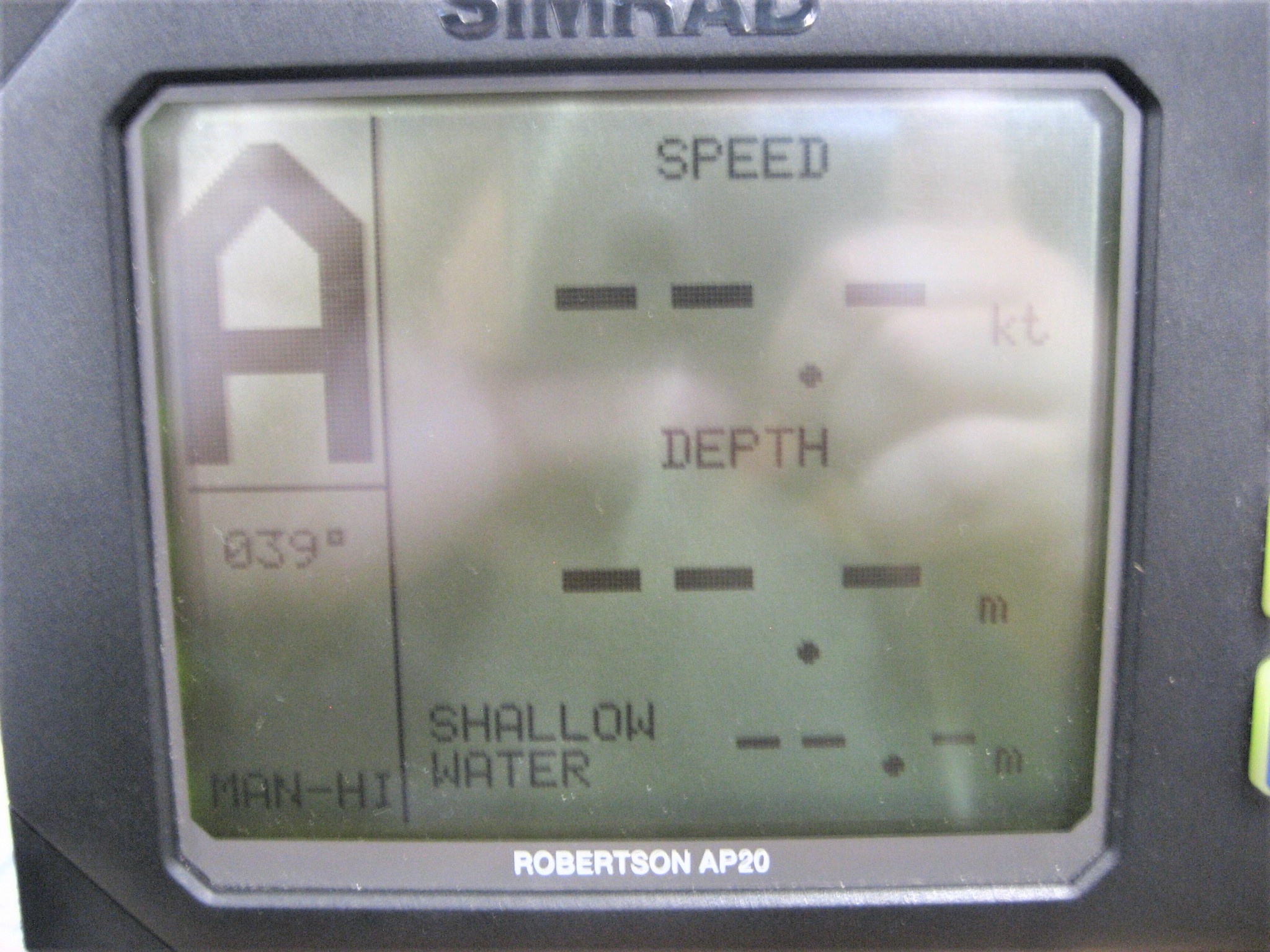 Simrad AP20 Autopilot Control Head-22084594 - Max Marine Electronics