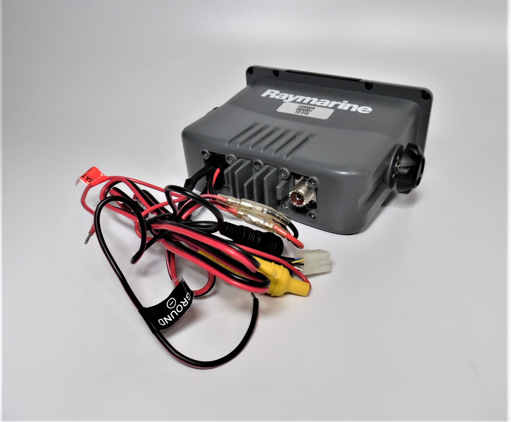 Raymarine Ray218 VHF Marine Radio - *Factory Reman* - Complete in Orig ...