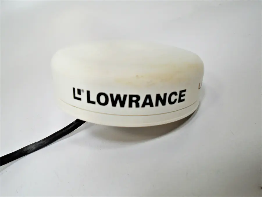 Lowrance LGC-2000 NMEA2000 GPS Antenna + Pole Base – Good Cond Tested ...