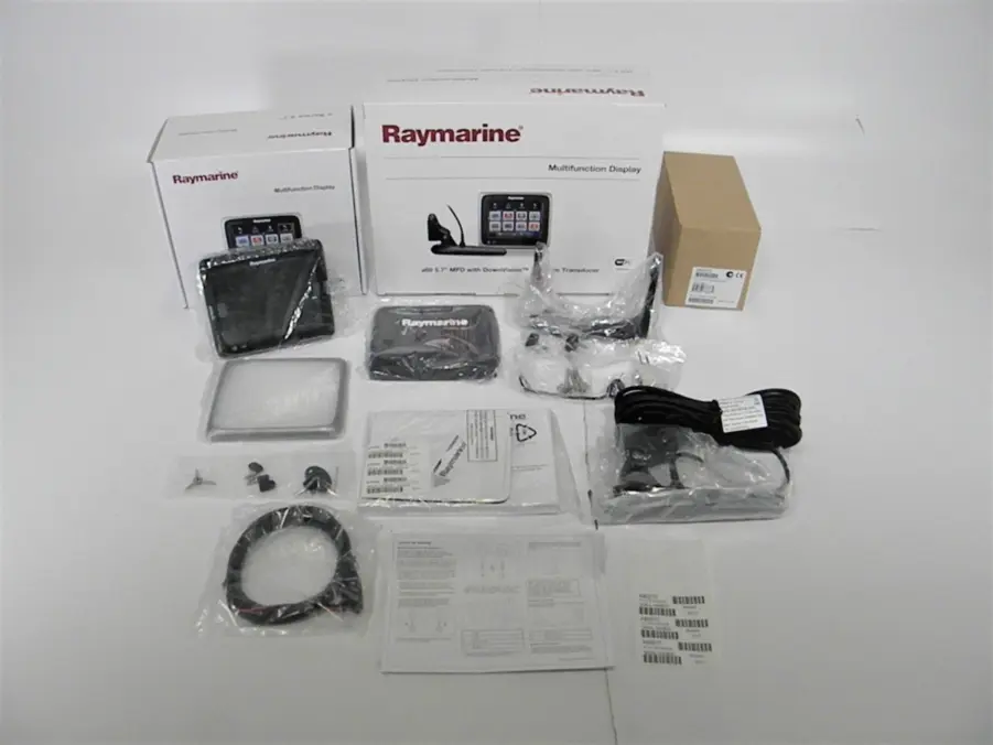 Raymarine a68 5.7" Touchscreen w/WiFi & CPT-100 Transducer Combo E70207 ...