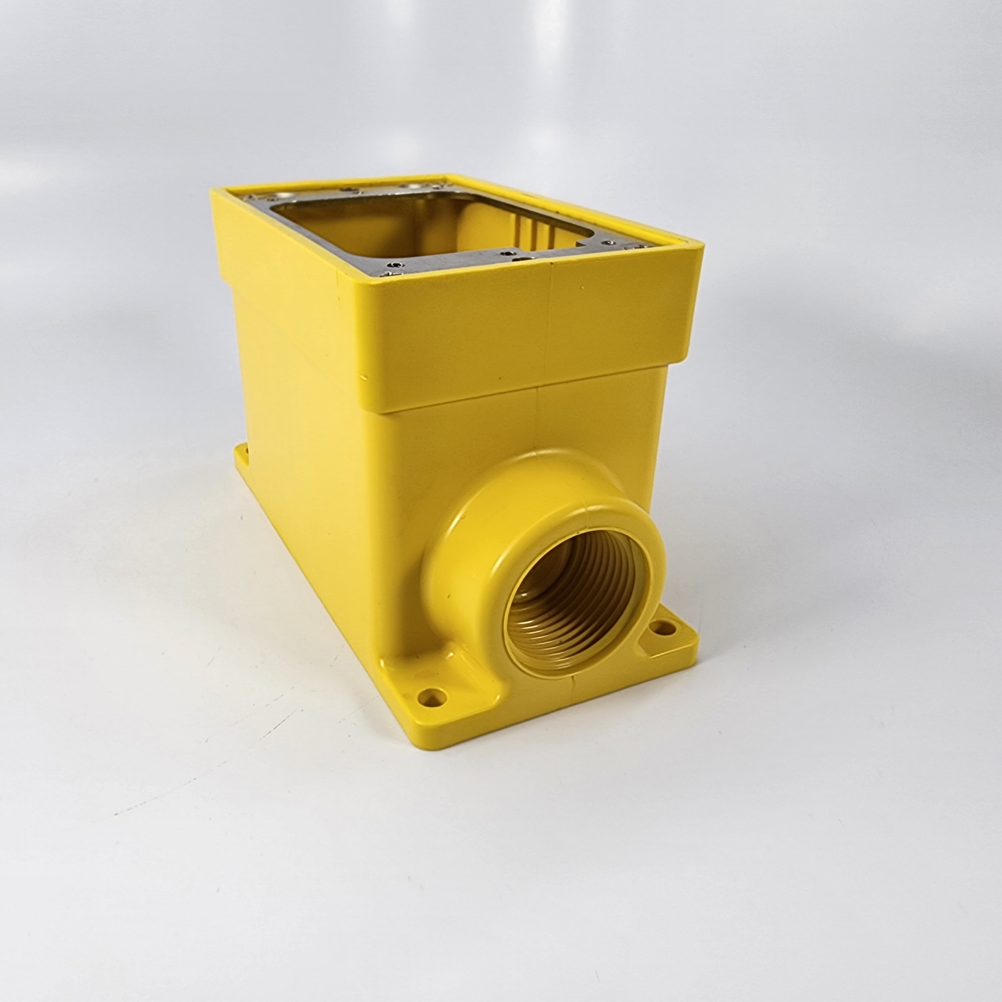Hubbell HBL60CM83A Watertight Series FD Box 3/4" NPT IP69K Yellow - Max ...