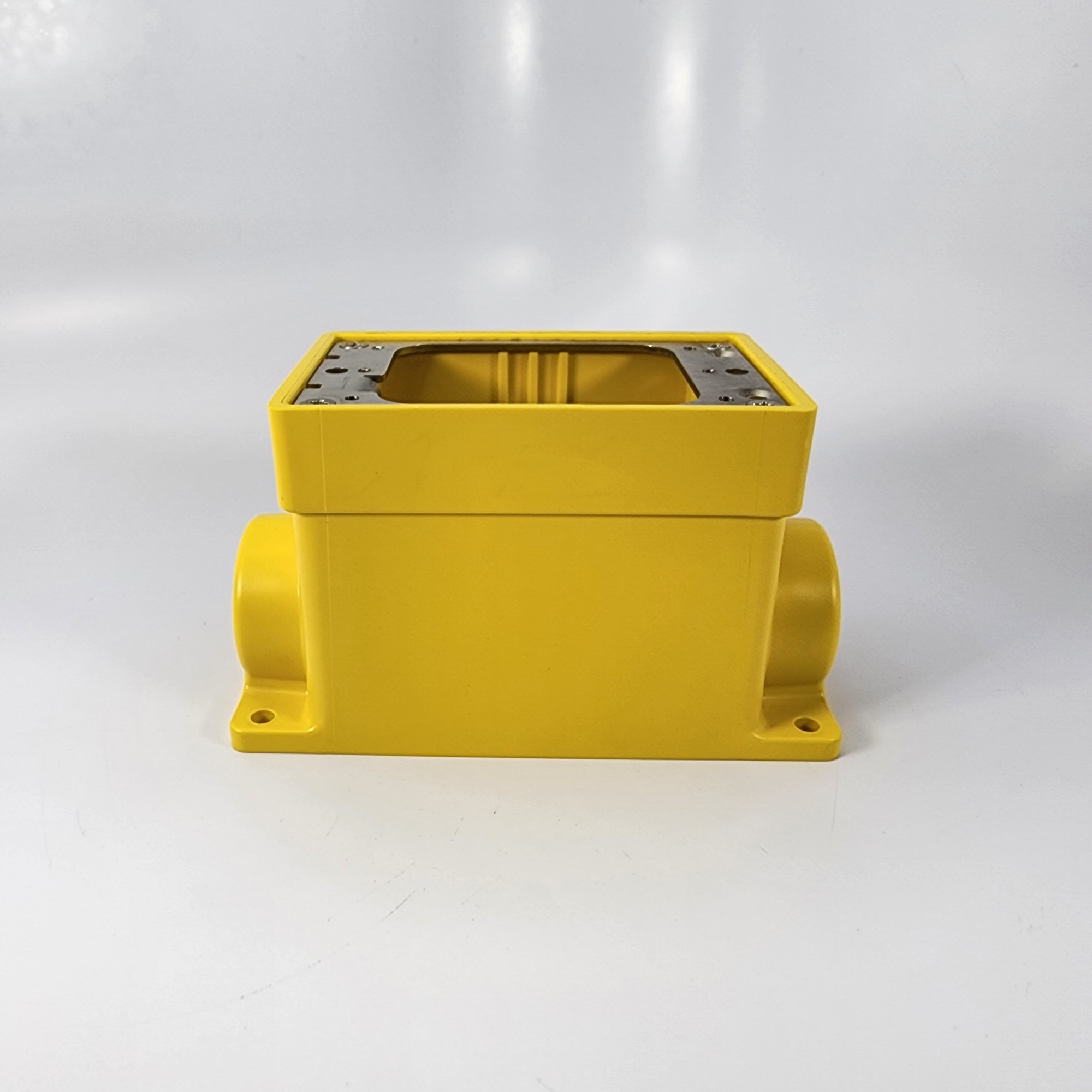Hubbell HBL60CM83A Watertight Series FD Box 3/4" NPT IP69K Yellow - Max ...