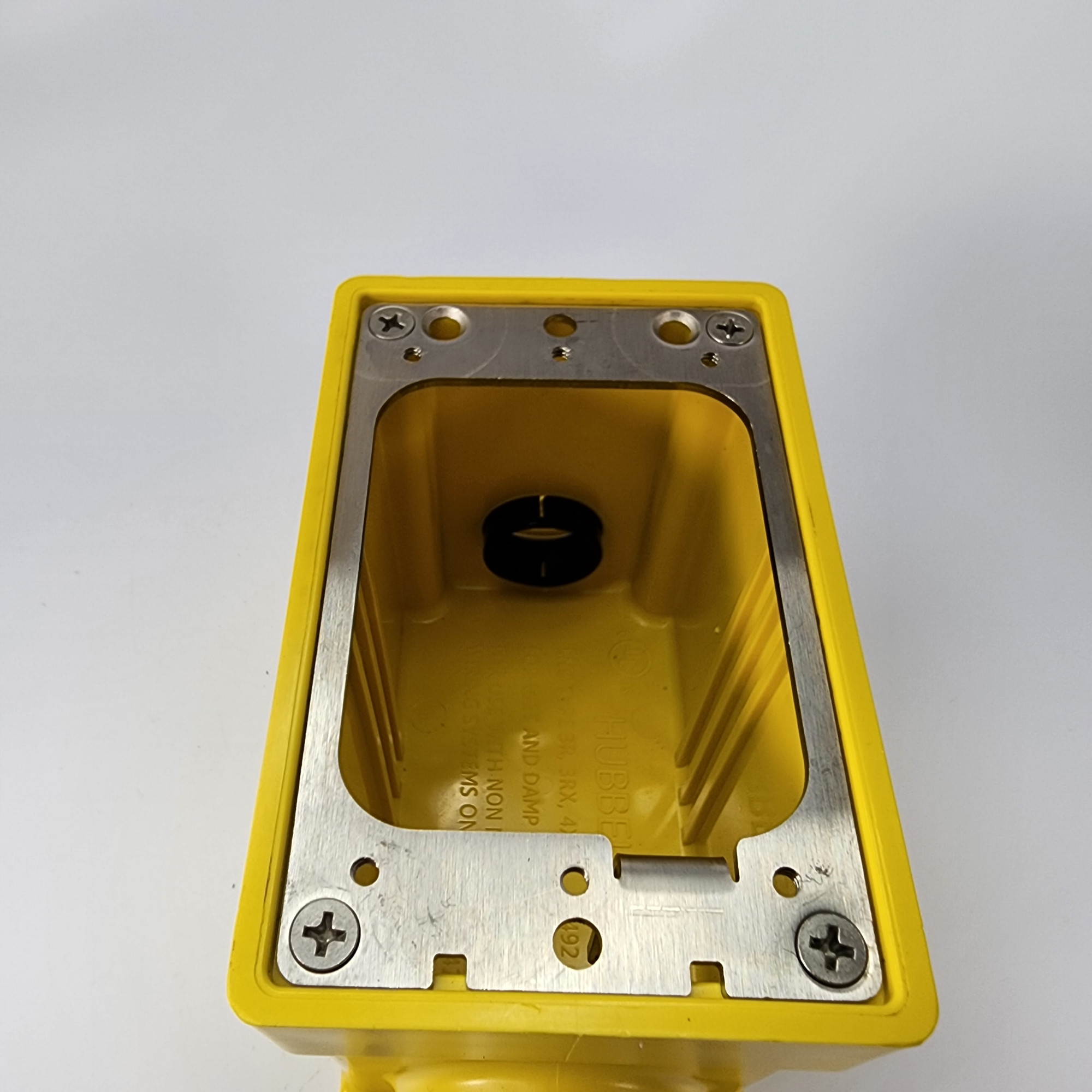 Hubbell HBL60CM83A Watertight Series FD Box 3/4" NPT IP69K Yellow - Max ...
