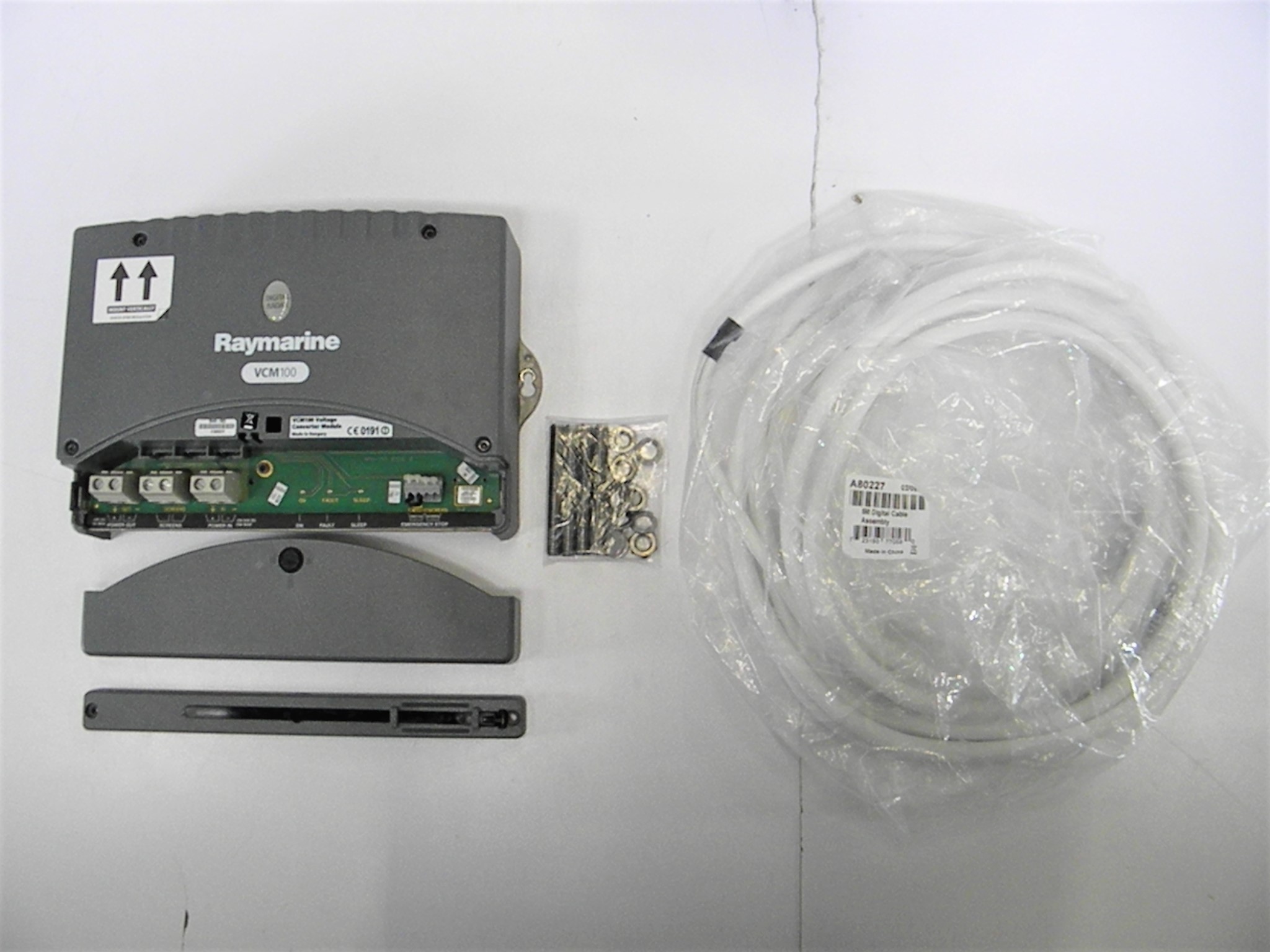 Raymarine 12kw 72" SuperHD Digital Open Array Radar System E52082E *MME ...