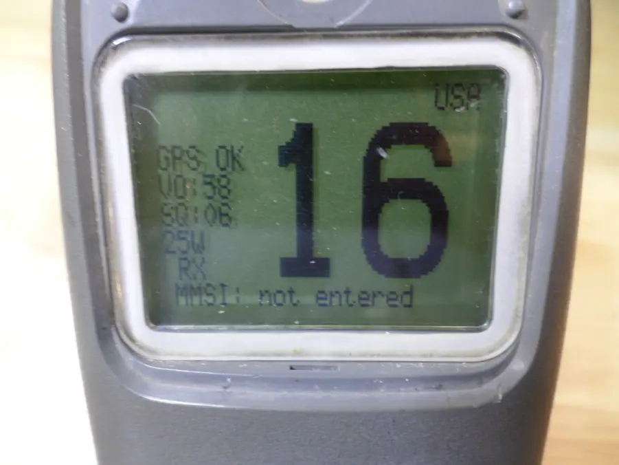 Raymarine Ray240 VHF Control Unit - US Version - No MMSI Set! - Max ...