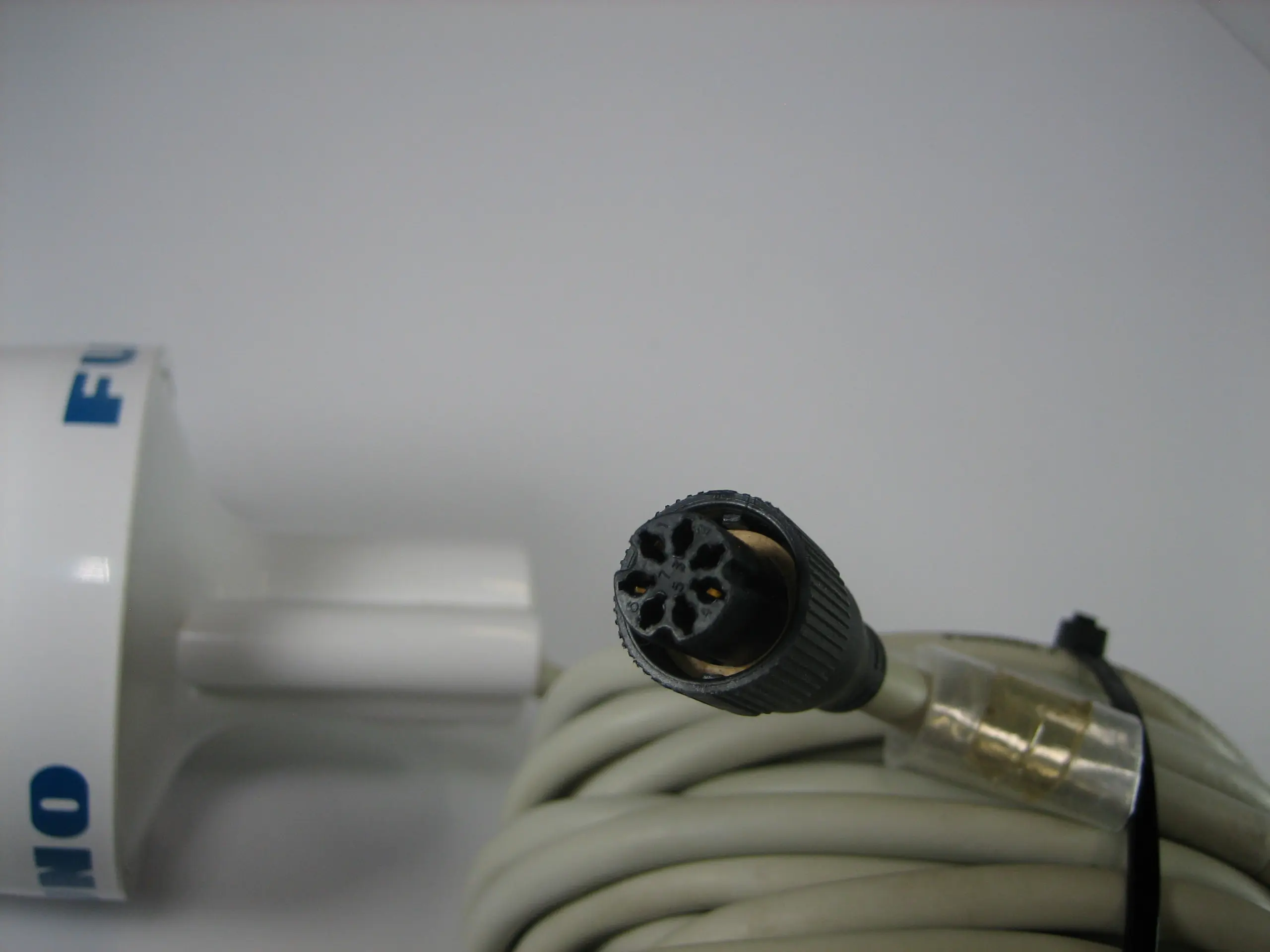 Furuno GP-320B GPS ANTENNA FOR Navnet VX1 VX2 3D ~ TESTED! - Max Marine ...