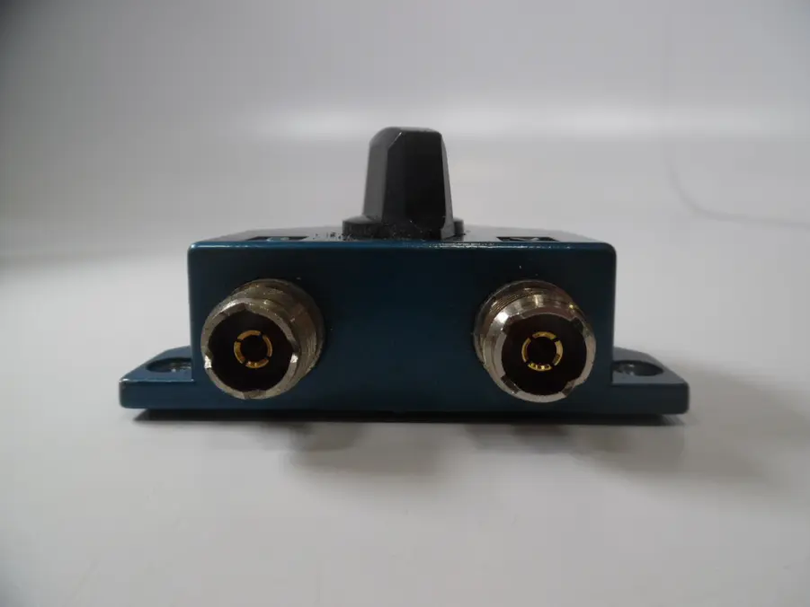 Jetstream 2-Position Coax Switch for VHF Radios Antennas - 50 Ohm - SO ...