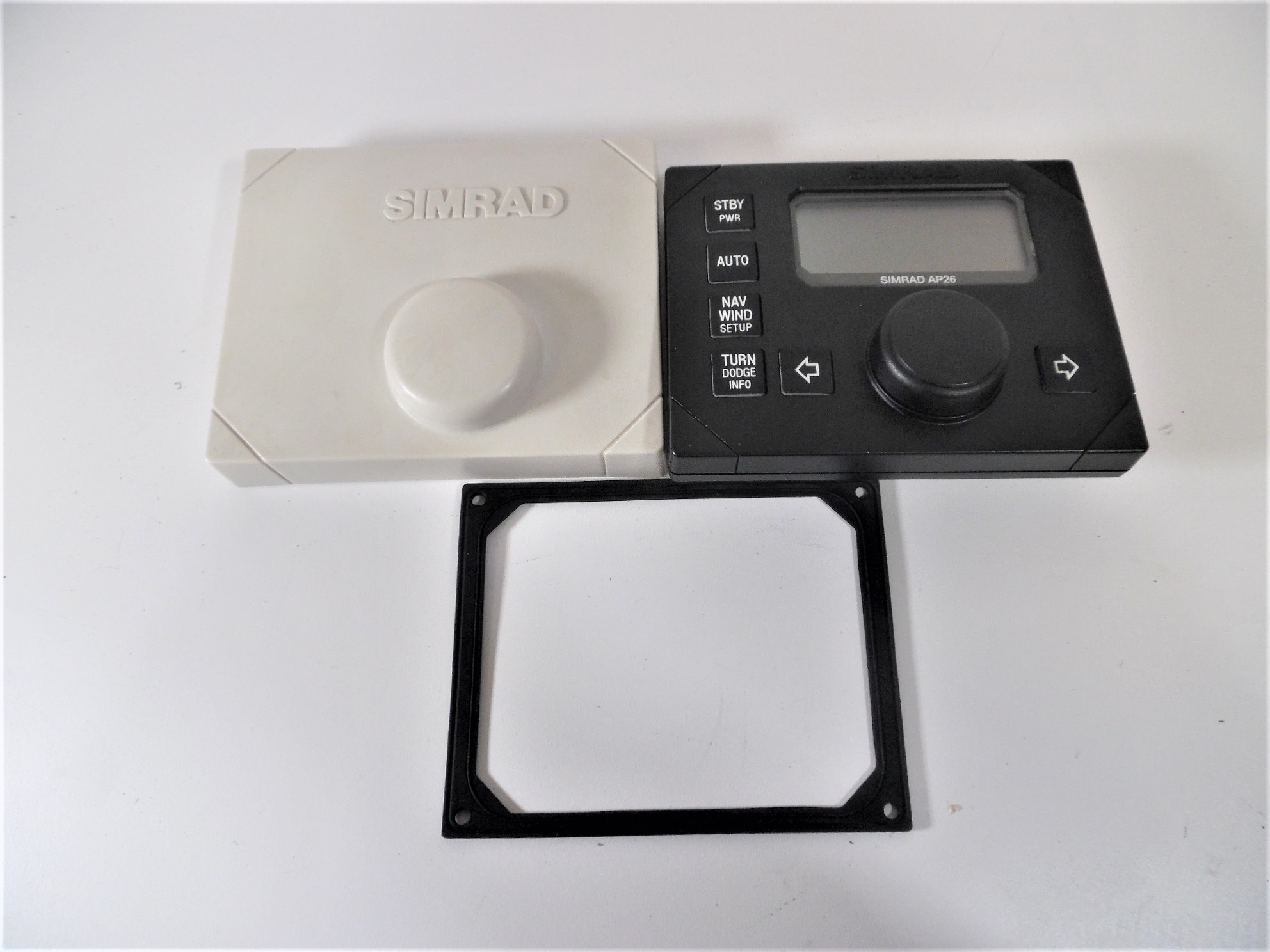 Simrad AP26 Autopilot Control Head/22087910/MME Refurbished - Max ...