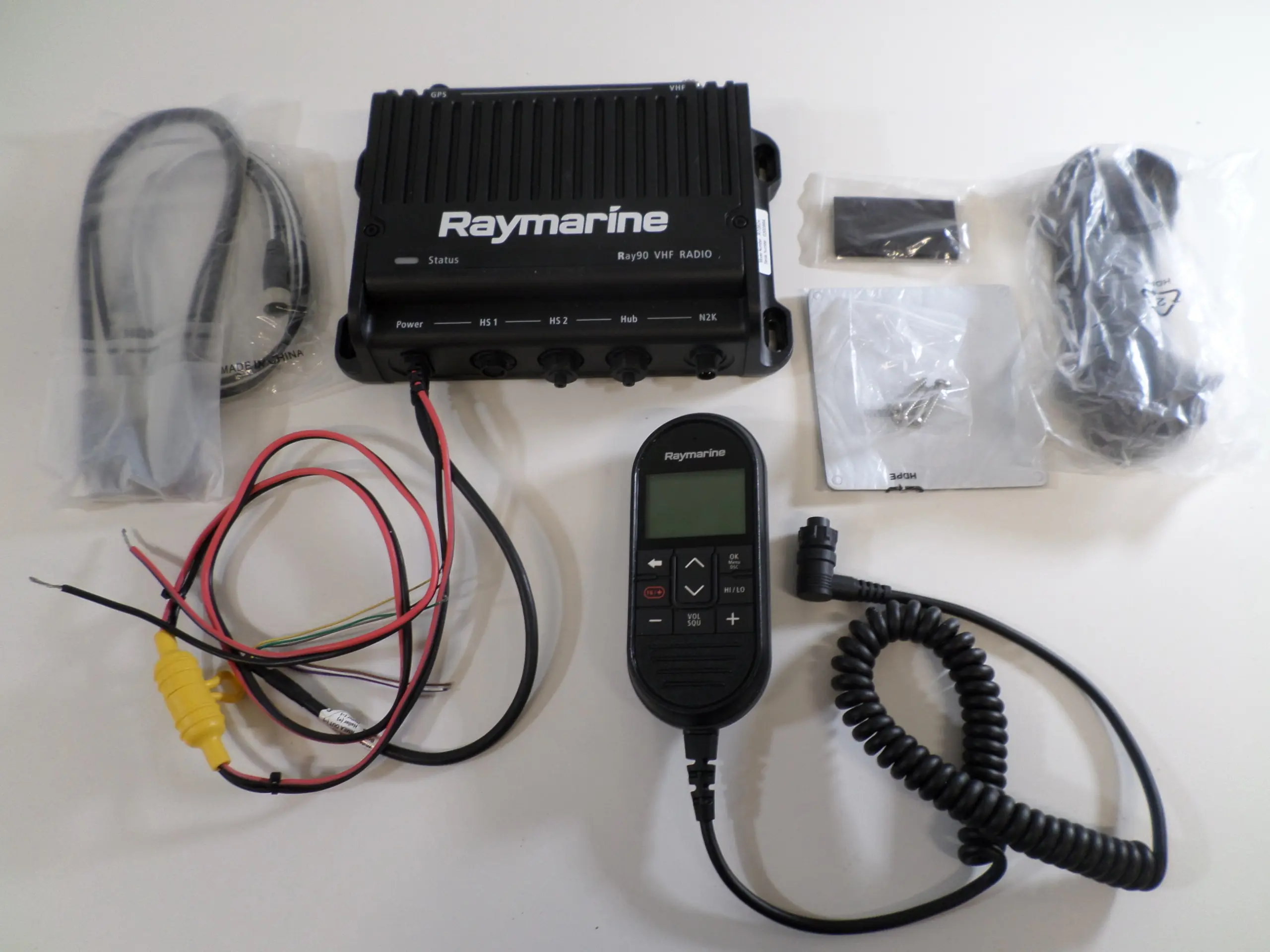 Raymarine Ray90 Marine VHF R70624 with Handset and Accessories - Max ...