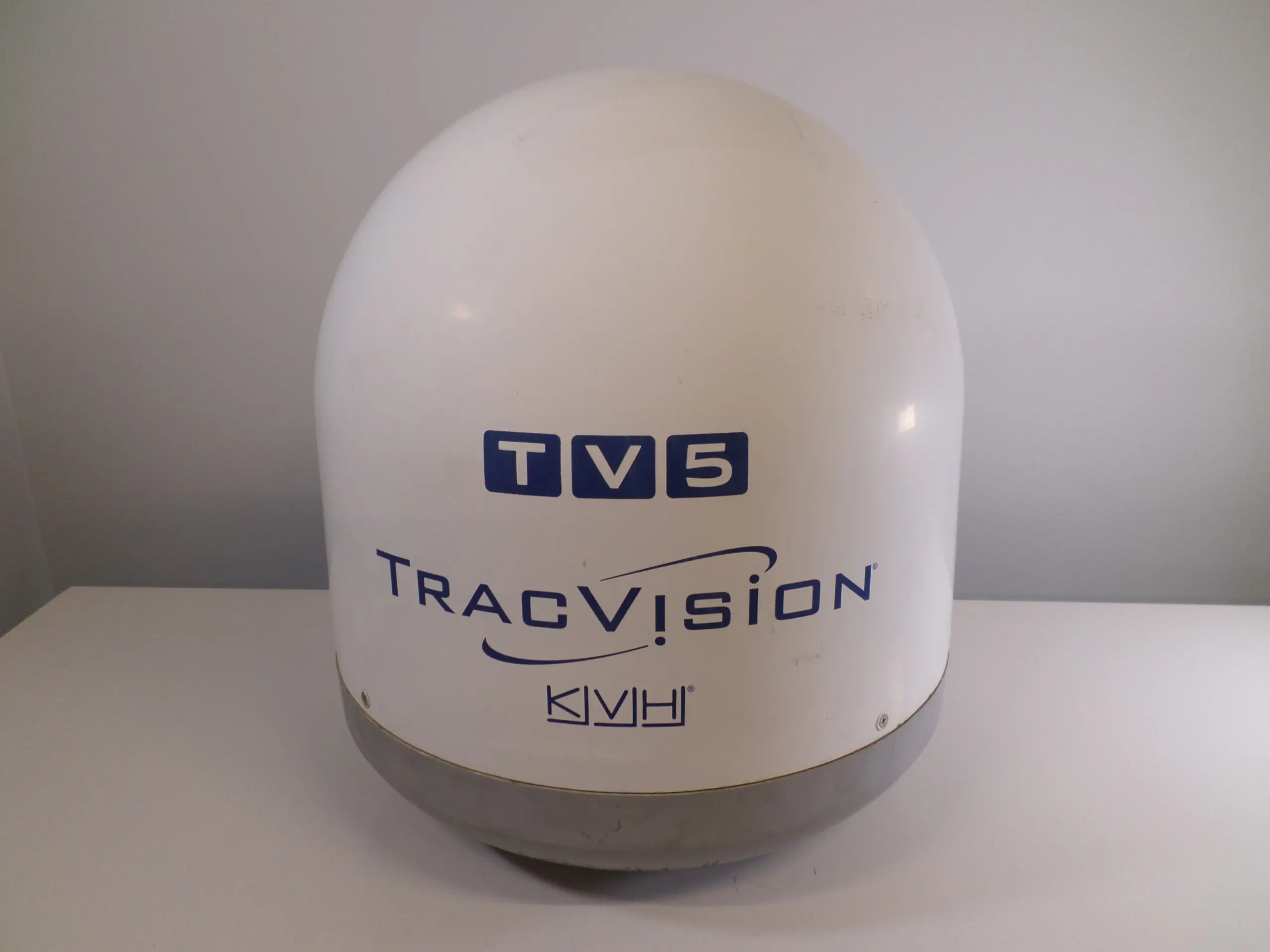 KVH TracVision TV5 45cm Marine Satellite Tracking System with US ...