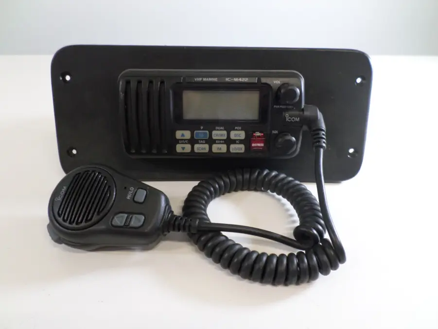 Icom IC-M422 Marine VHF Radio w/ Icom HM-150B Mic and mounting Plate - Max Marine Electronics