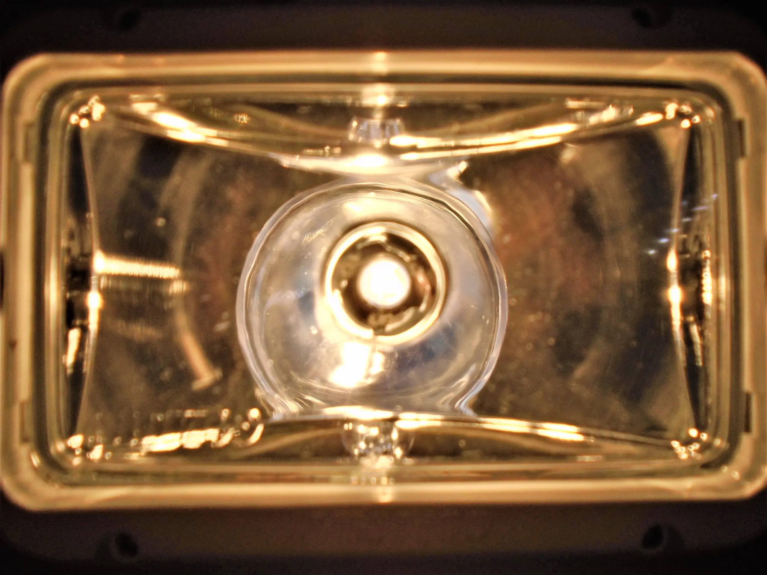 Golight GT (2020GT) Permanent Mount White Halogen (Tested Good) - Max ...