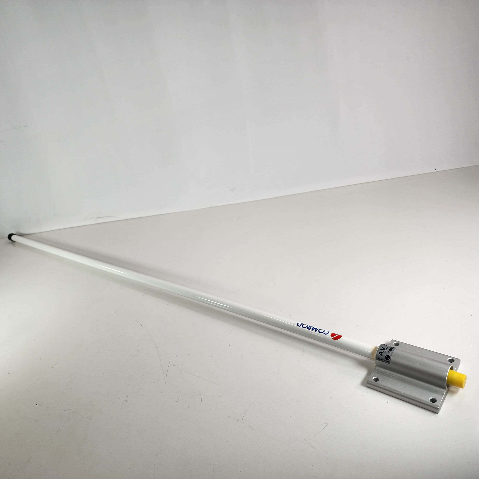 Comrod AV7 1.25 m (4 ft) One Piece Whip N-Connector - White - New Old ...