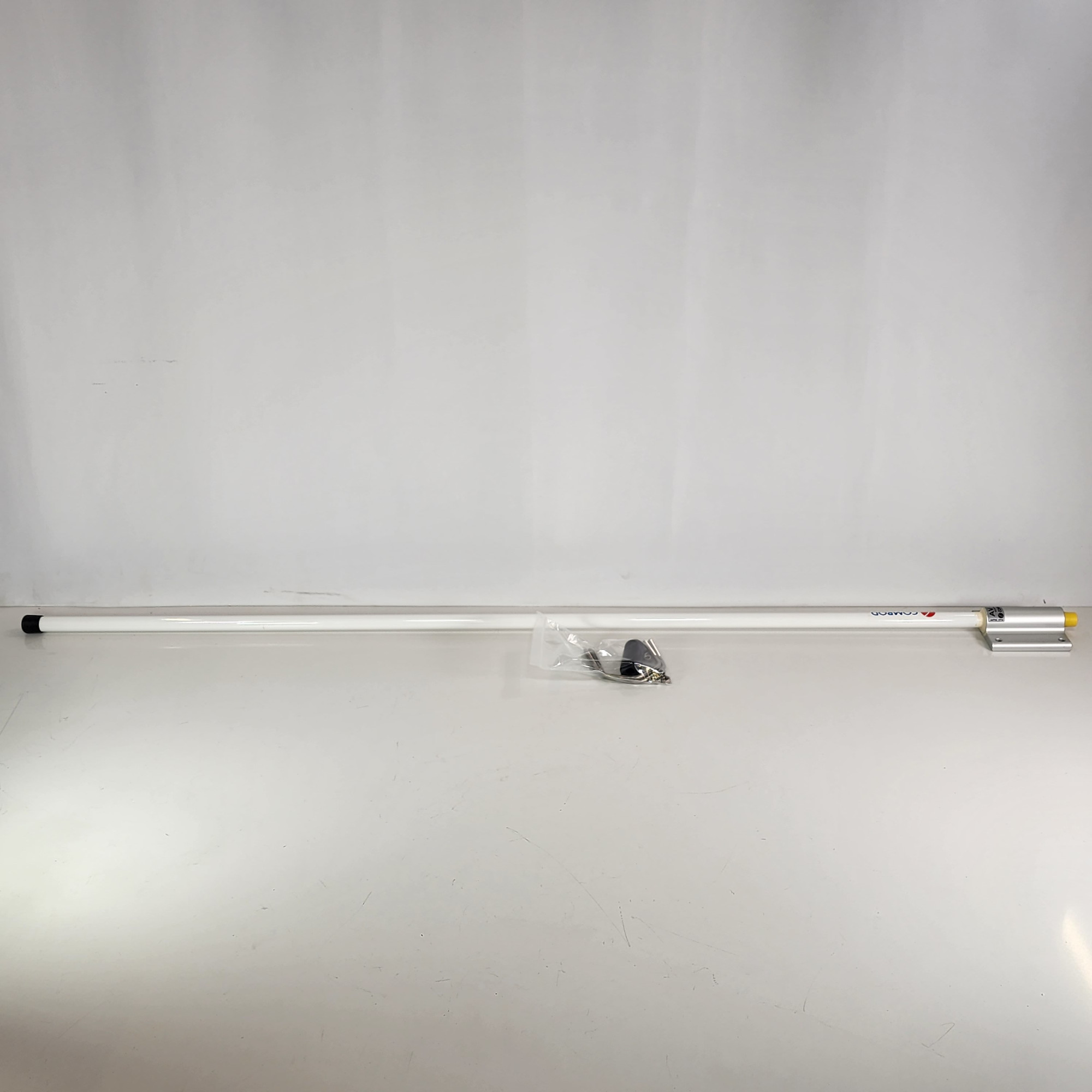 Comrod AV7 1.25 m (4 ft) One Piece Whip N-Connector - White - New Old ...