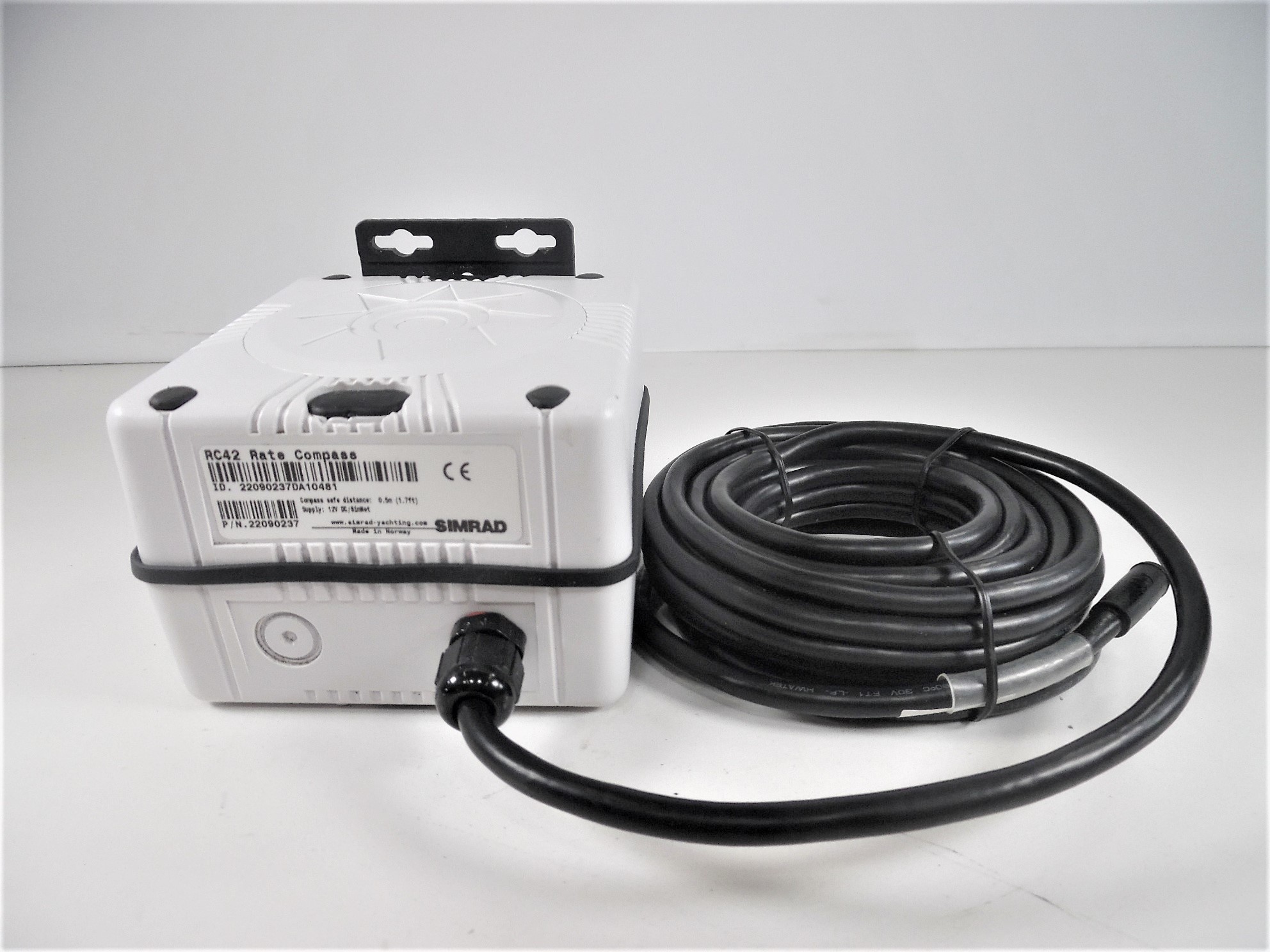Simrad RC42 Rate Compass Simnet Heading Sensor - Max Marine Electronics