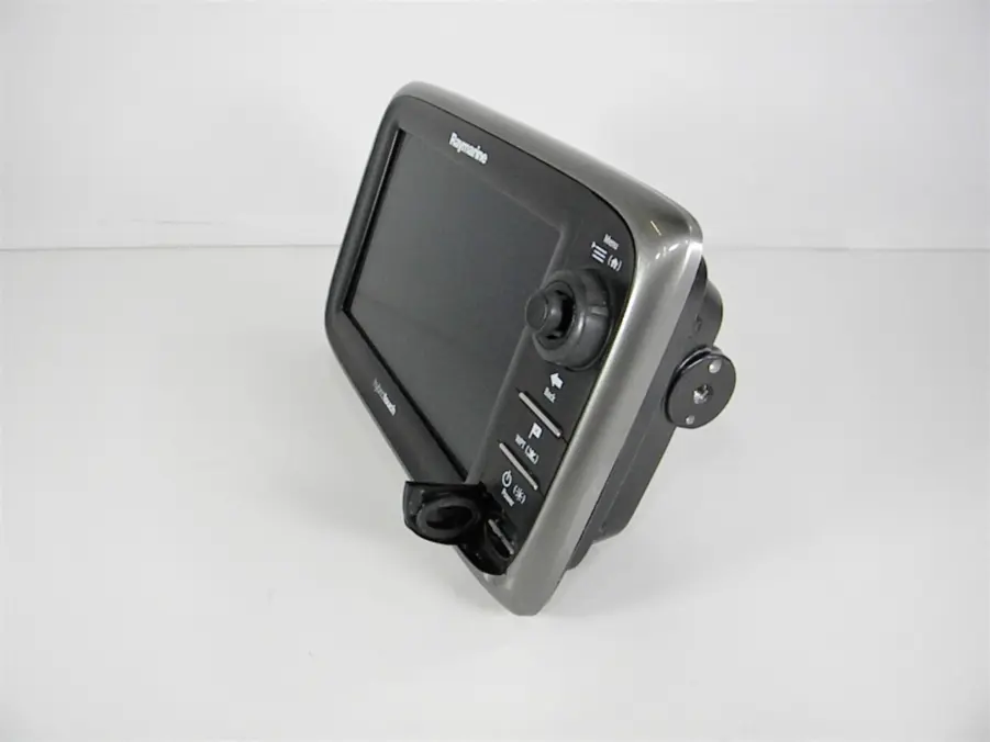 Raymarine e7D 7" HybridTouch MultiFunction Display w/Sun Cover-Internal ...