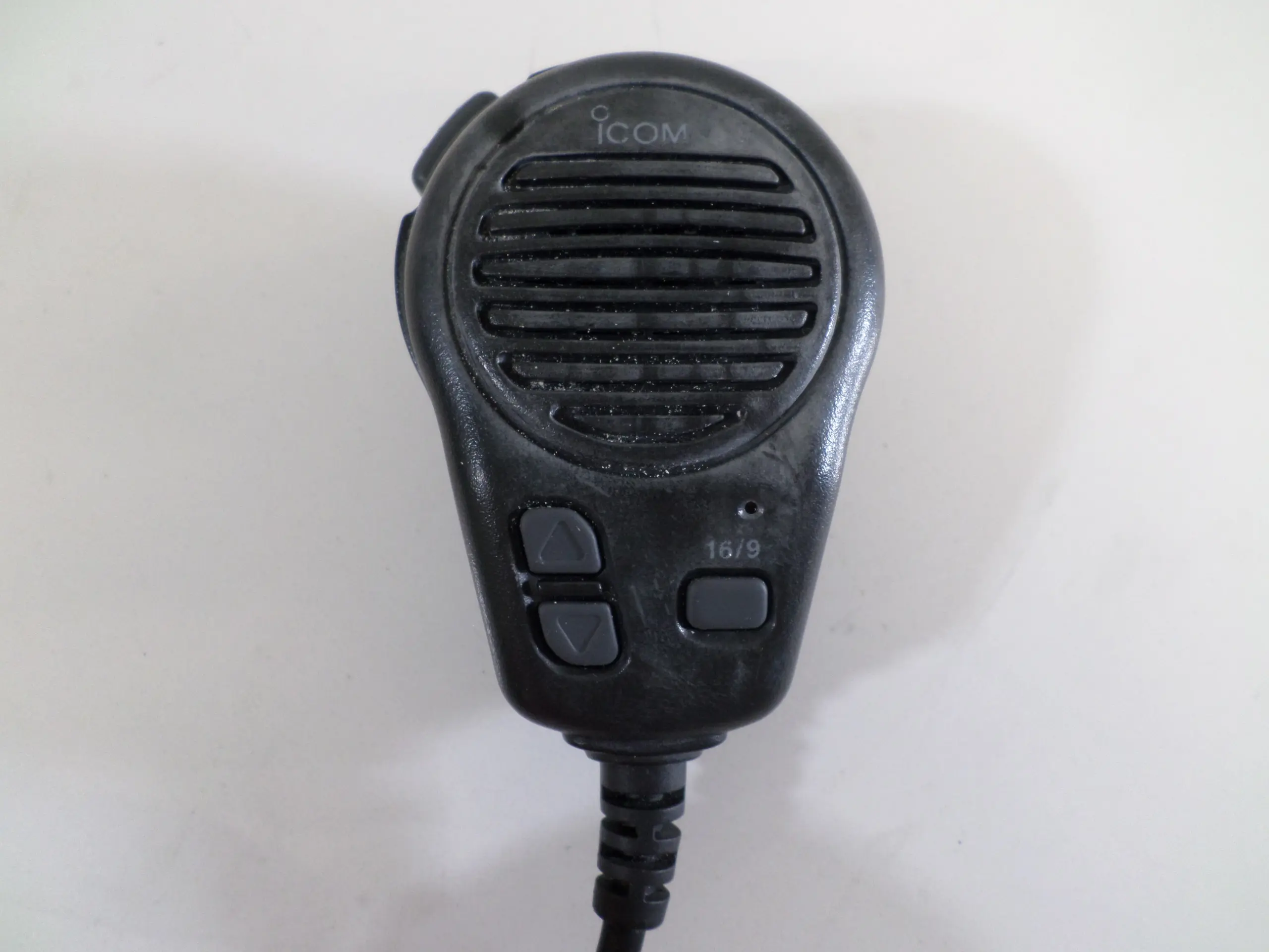 Icom IC-M502 Marine Two-Way VHF Radio w/ HM-144 Mic - Max Marine ...