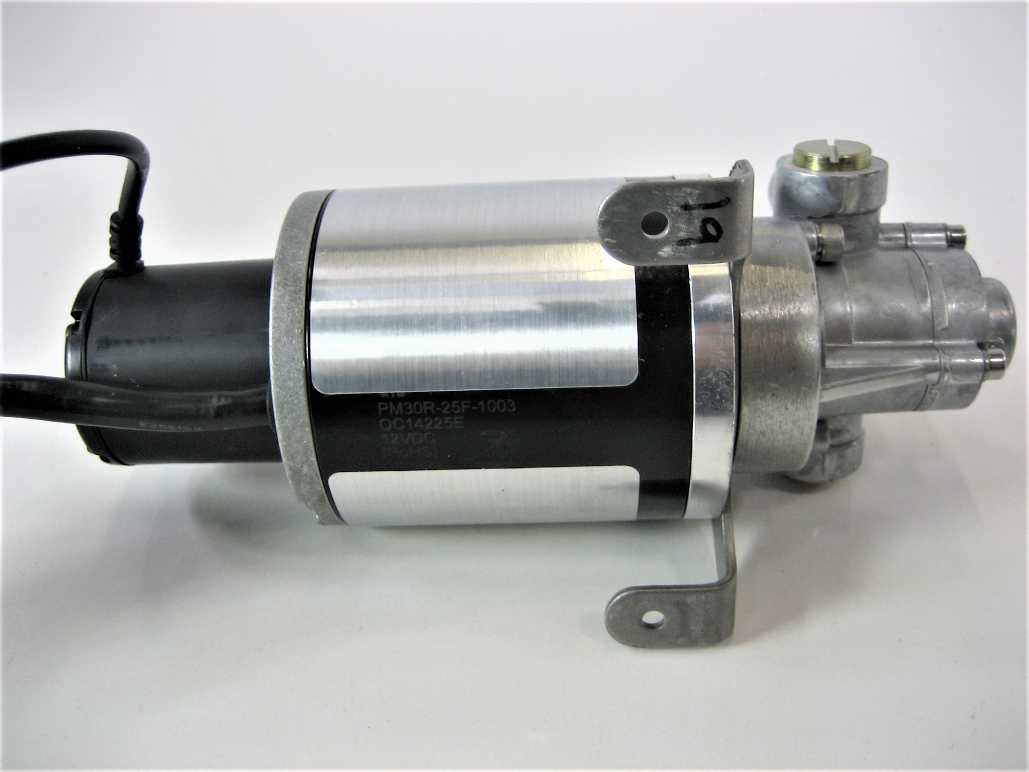 Garmin-GHP Compact 1.0L Hydraulic reversible Pump-New Open Box - Max ...