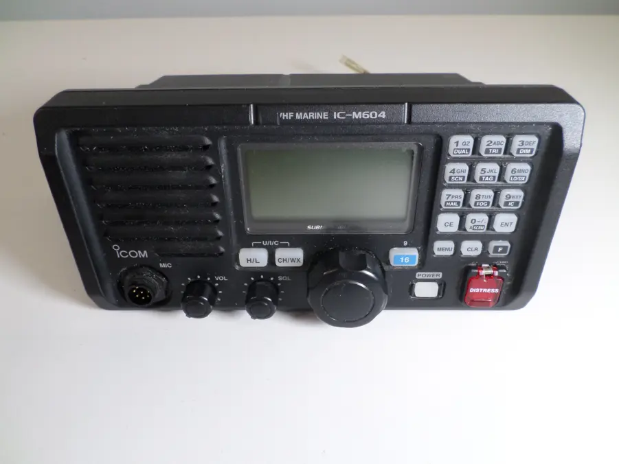 Icom IC-M604 Marine VHF w/ Fist Mic - Great Condition - Max Marine ...
