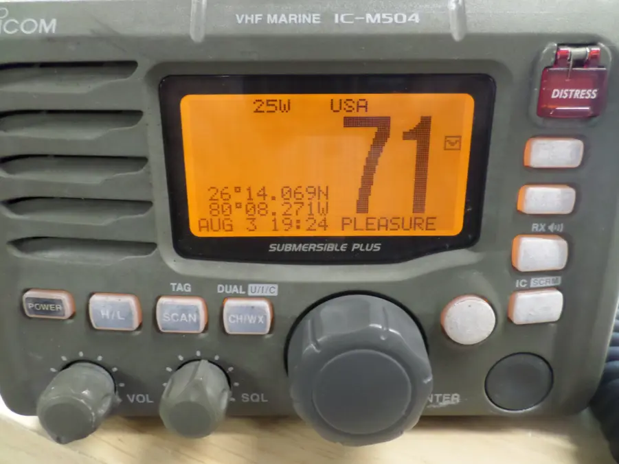 ICOM IC-M504 Marine VHF Radio Grey - Good Condition - Max Marine ...