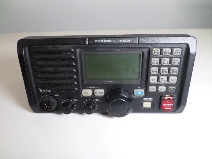 Icom IC-M604 Marine VHF w/ HM126 Fist Mic - Great Condition - Max ...