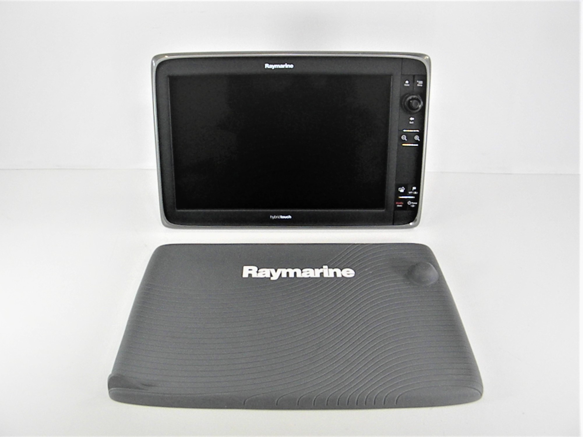 Raymarine e165 15.4" HybridTouch Multifunction Display w/ Sun Cover ...