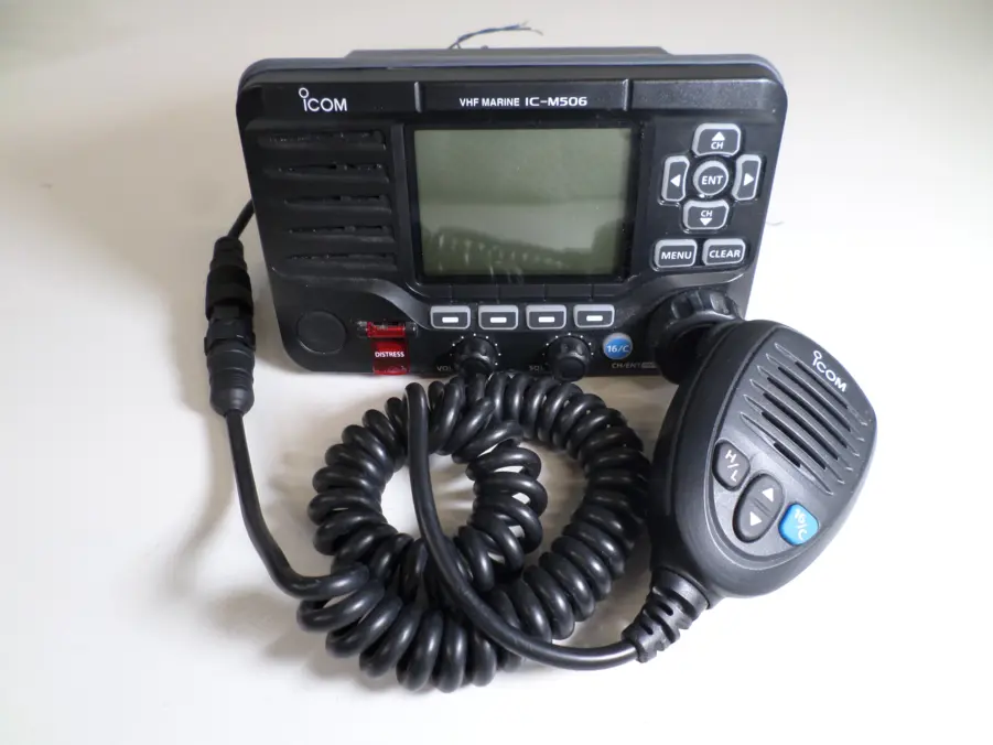 Icom IC-M506 Submersible Marine VHF Radio w/ HM-205 Fist Mic - Fully ...