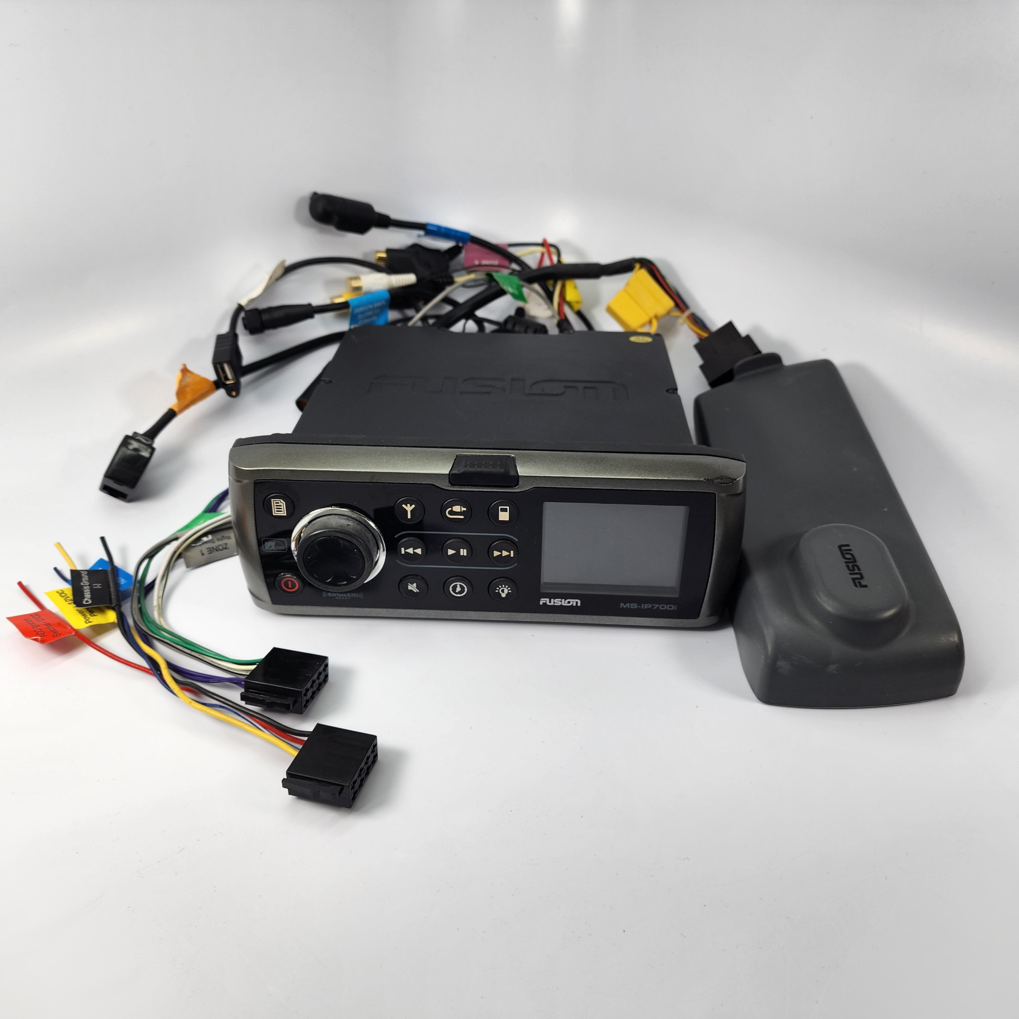 Fusion - MS-IP700i True Marine Entertainment System for iPod - Tested ...