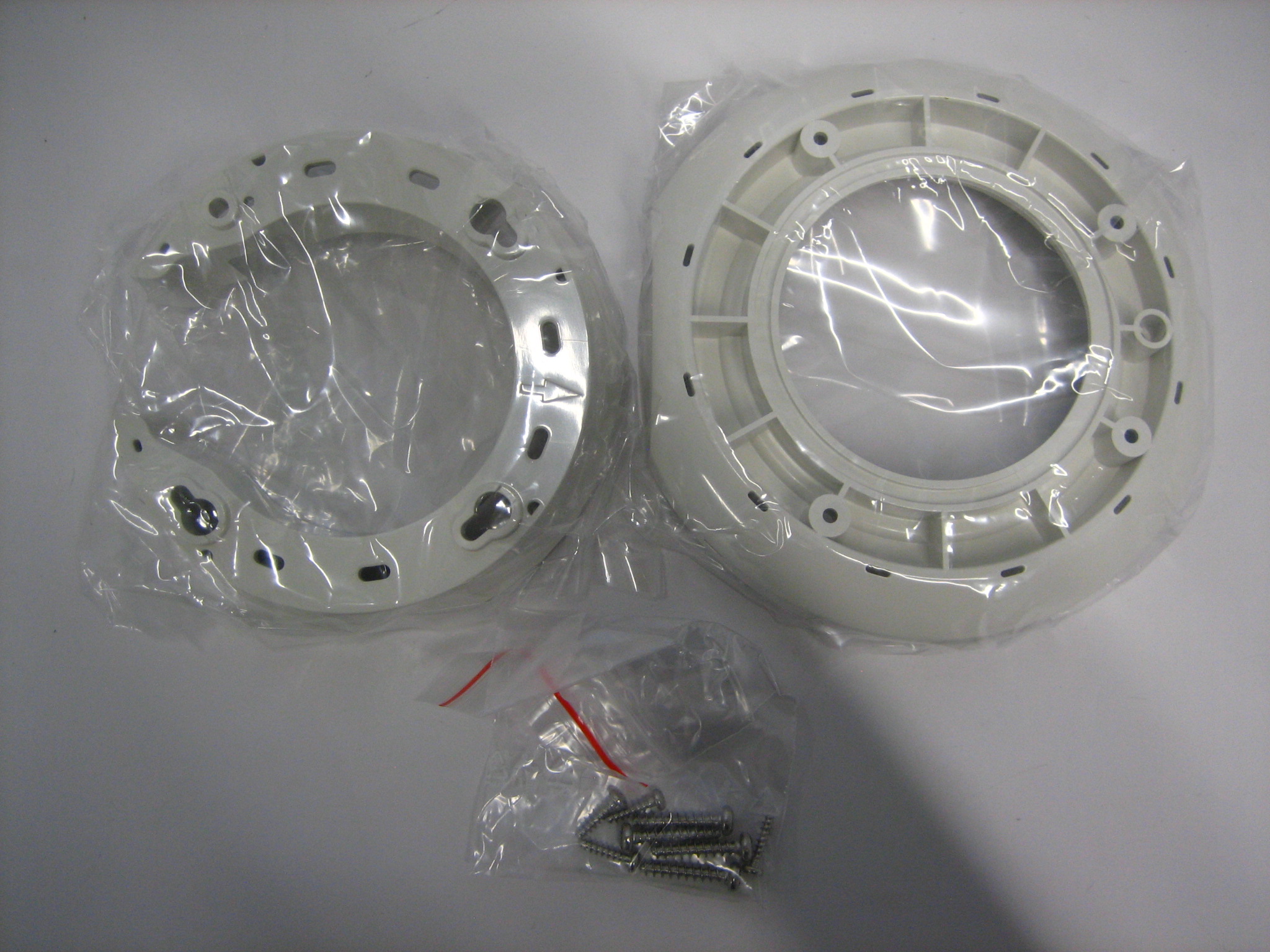 Raymarine A80437 RS150 EV-1 GPS Microtalk Clamshell Riser Mounting Kit ...