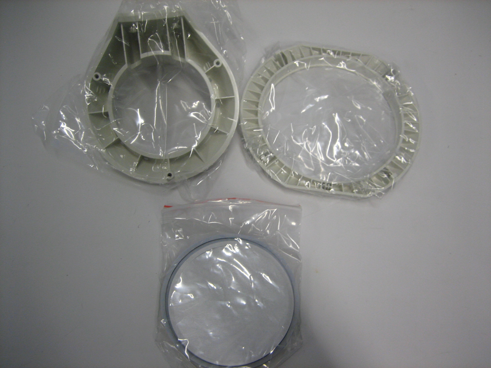 Raymarine A80437 RS150 EV-1 GPS Microtalk Clamshell Riser Mounting Kit ...