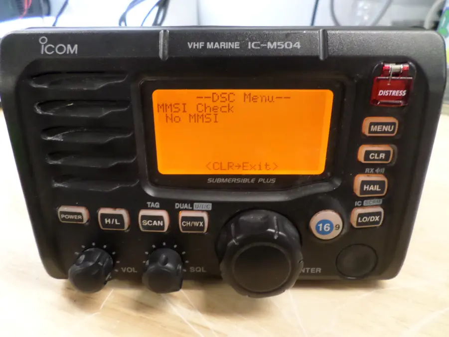 ICOM IC-M504 Marine VHF Radio - No Front Mic Port* - Great Condition ...