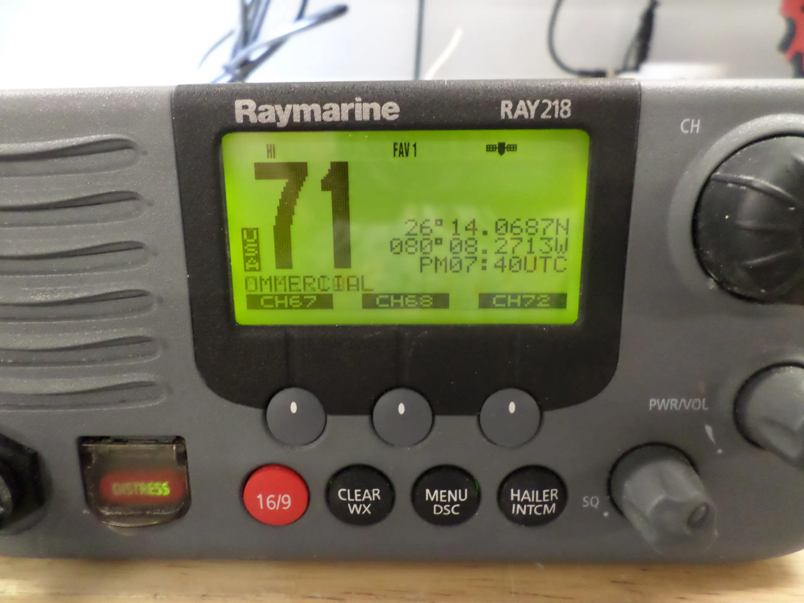 Raymarine RAY218 Marine VHF Radio with Mic - Great Condition - Max ...