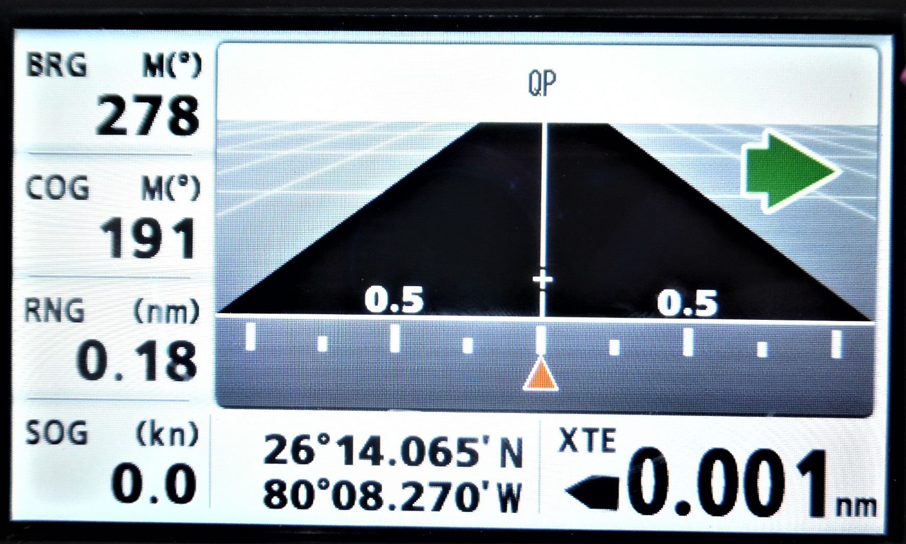 Furuno - GP-33 - GPS/WAAS Navigator - 4.3" Color LCD w/ Accessories ...