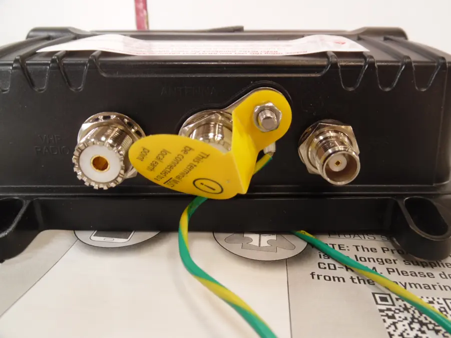 Raymarine AIS700 E70476R Class B AIS w/ Splitter - Factory ...