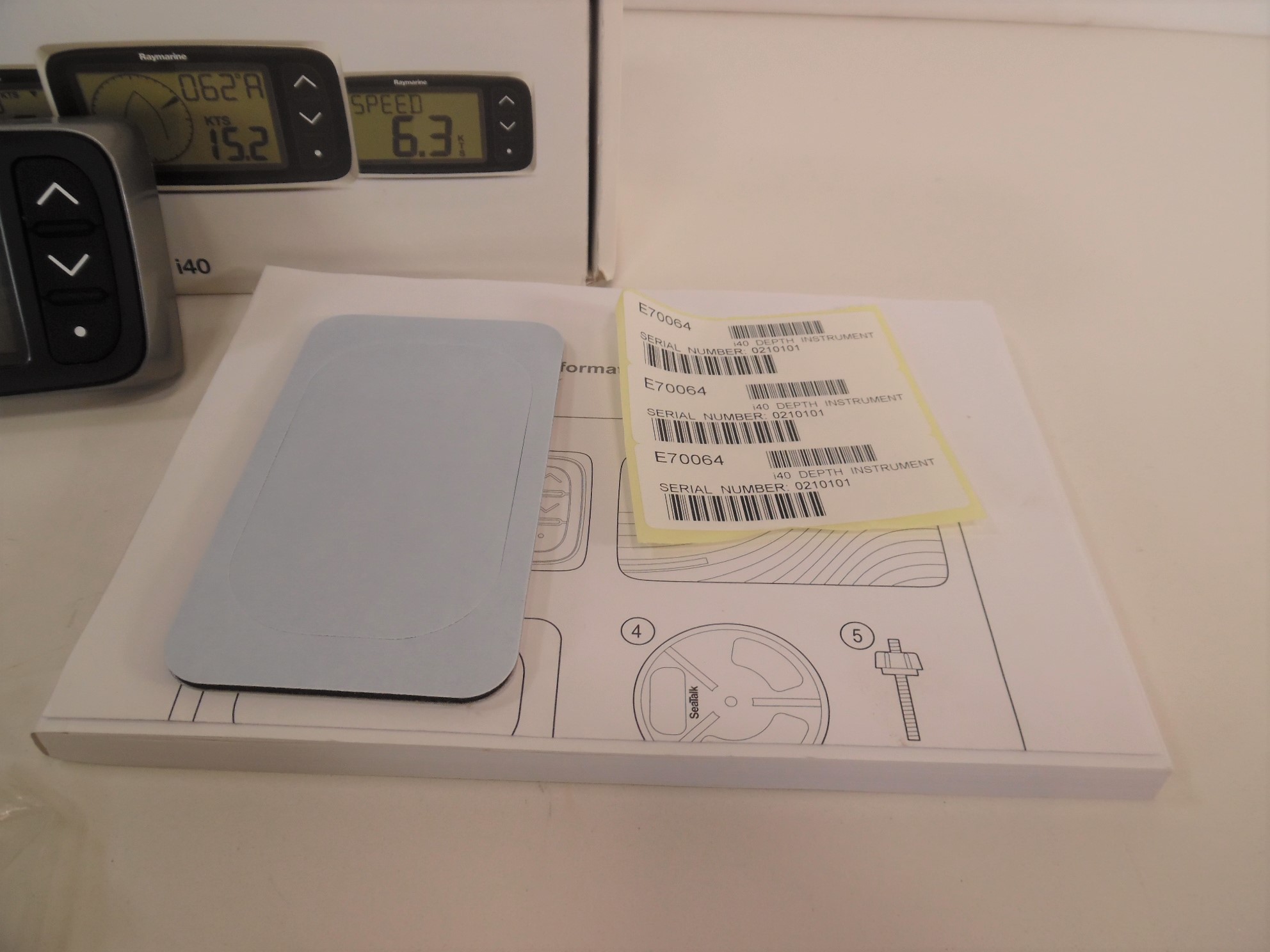 Raymarine i40 Depth E70064R Instrument Display w/ Suncover - Factory ...