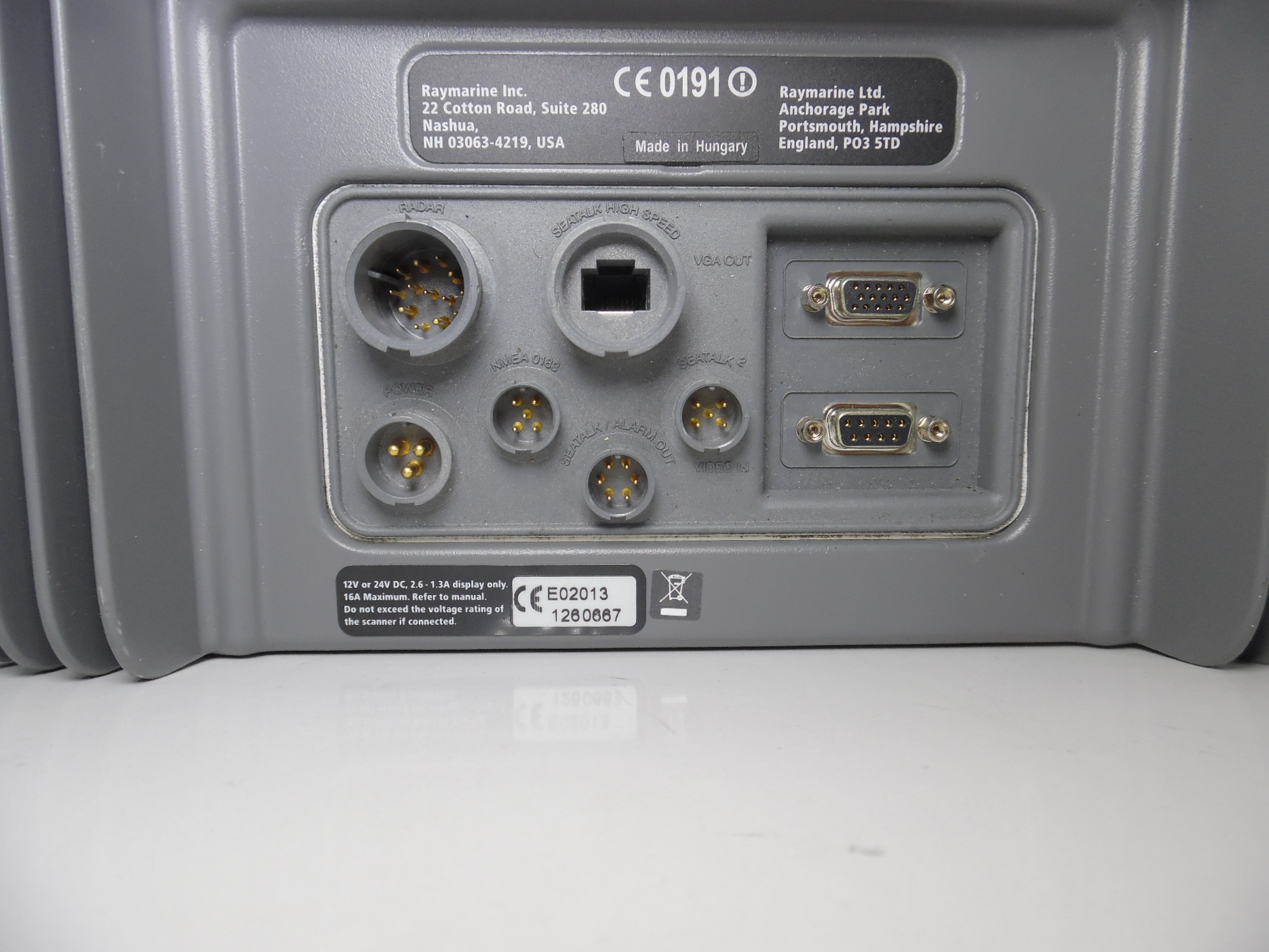 Raymarine E120 Classic Display w/ Bezel & Sun Cover E02013 NEW LCD ...