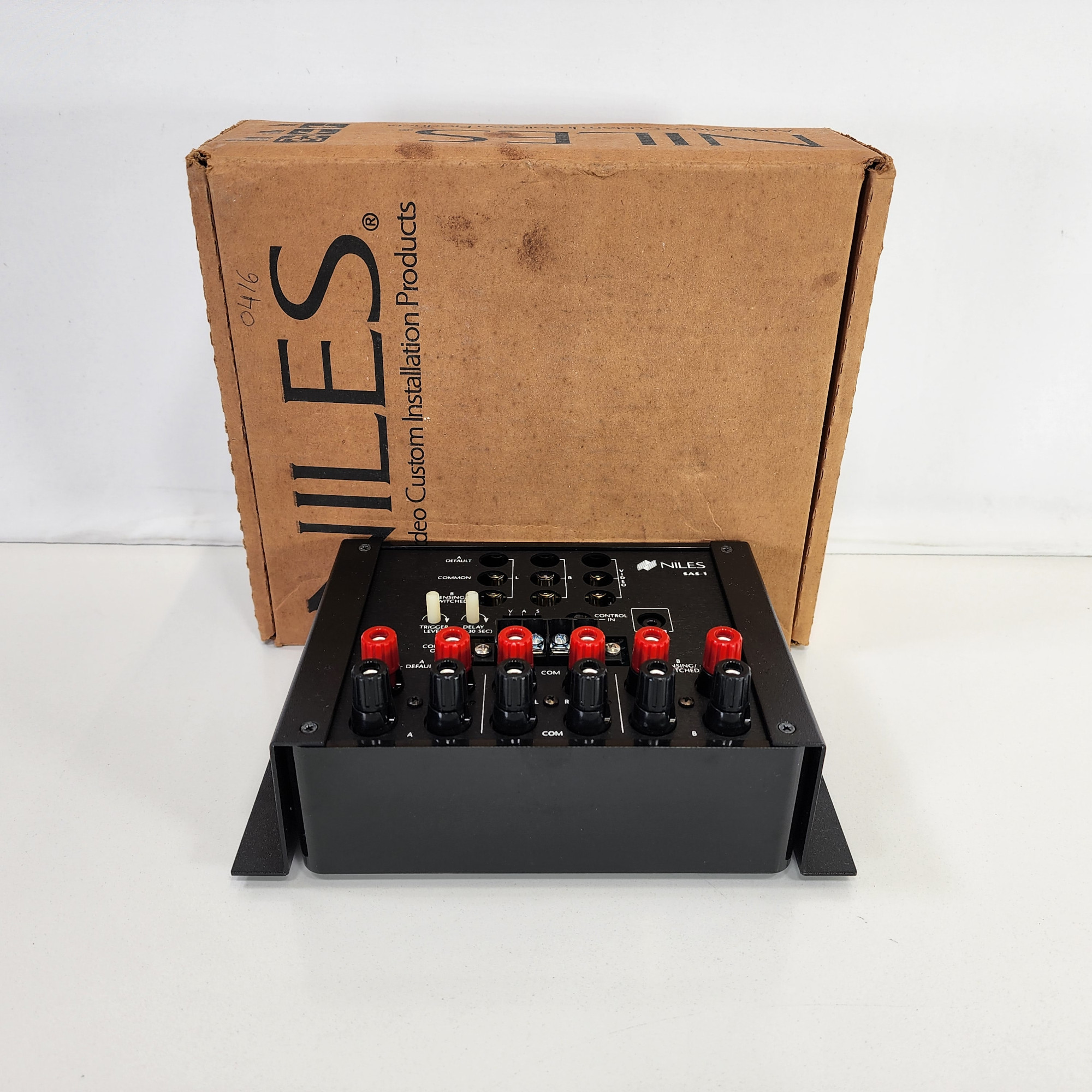 Niles Audio SAS-1 Audio/Video/Voltage Activated Switching System - New ...