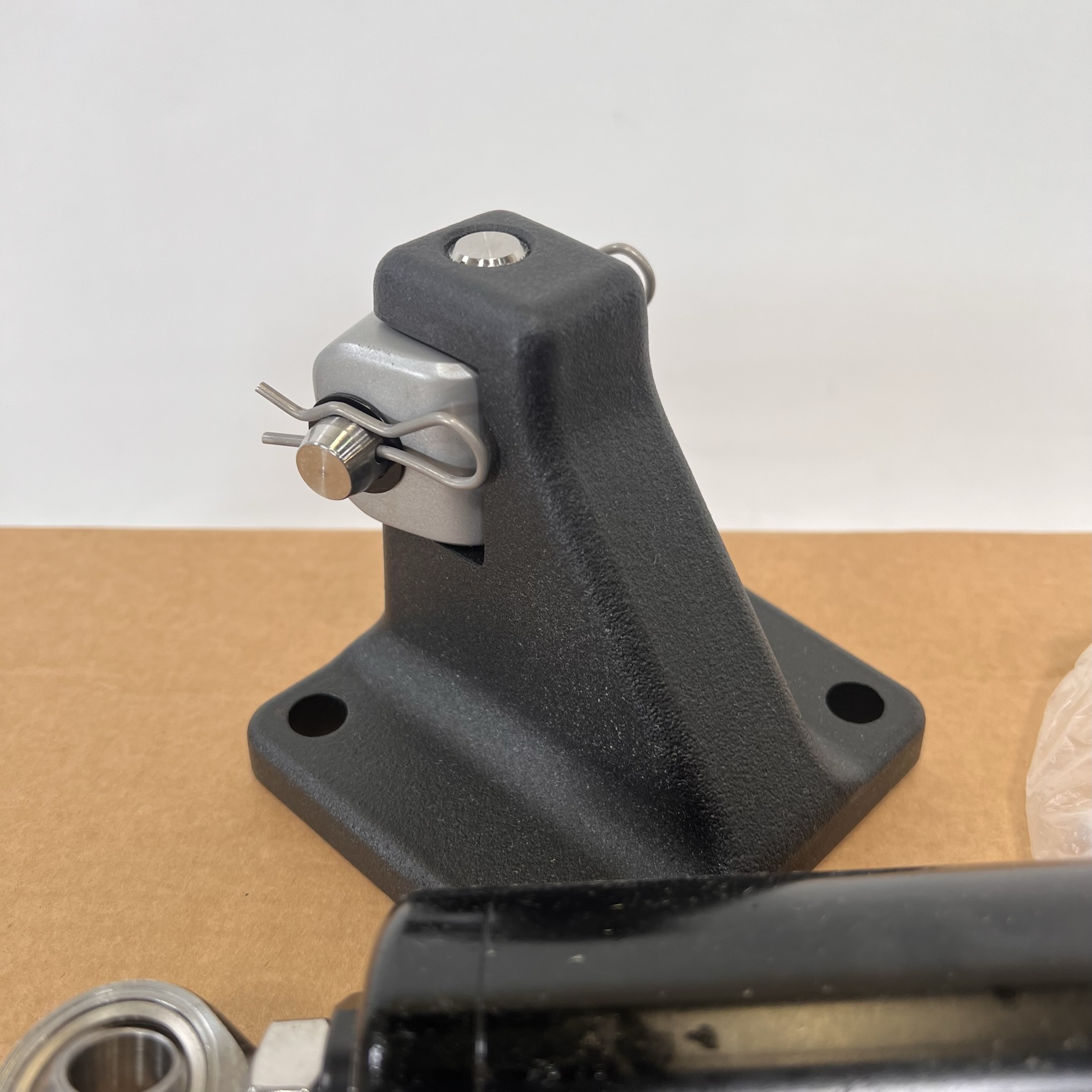 Raymarine M81131R Type 2s Short Stroke Linear Drive - 12v - Factory ...